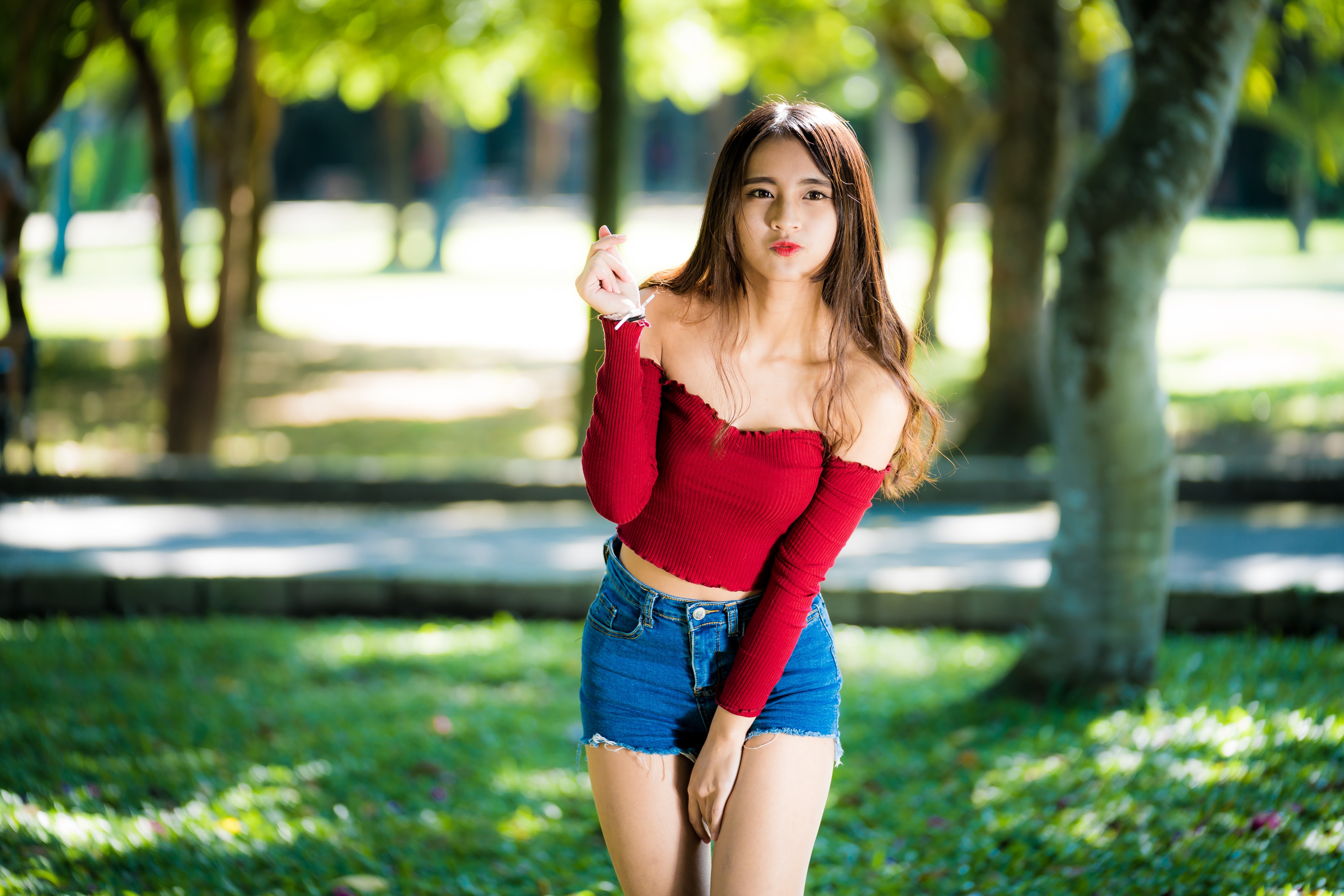 Download Brunette Brown Eyes Lipstick Shorts Depth Of Field Model Woman
