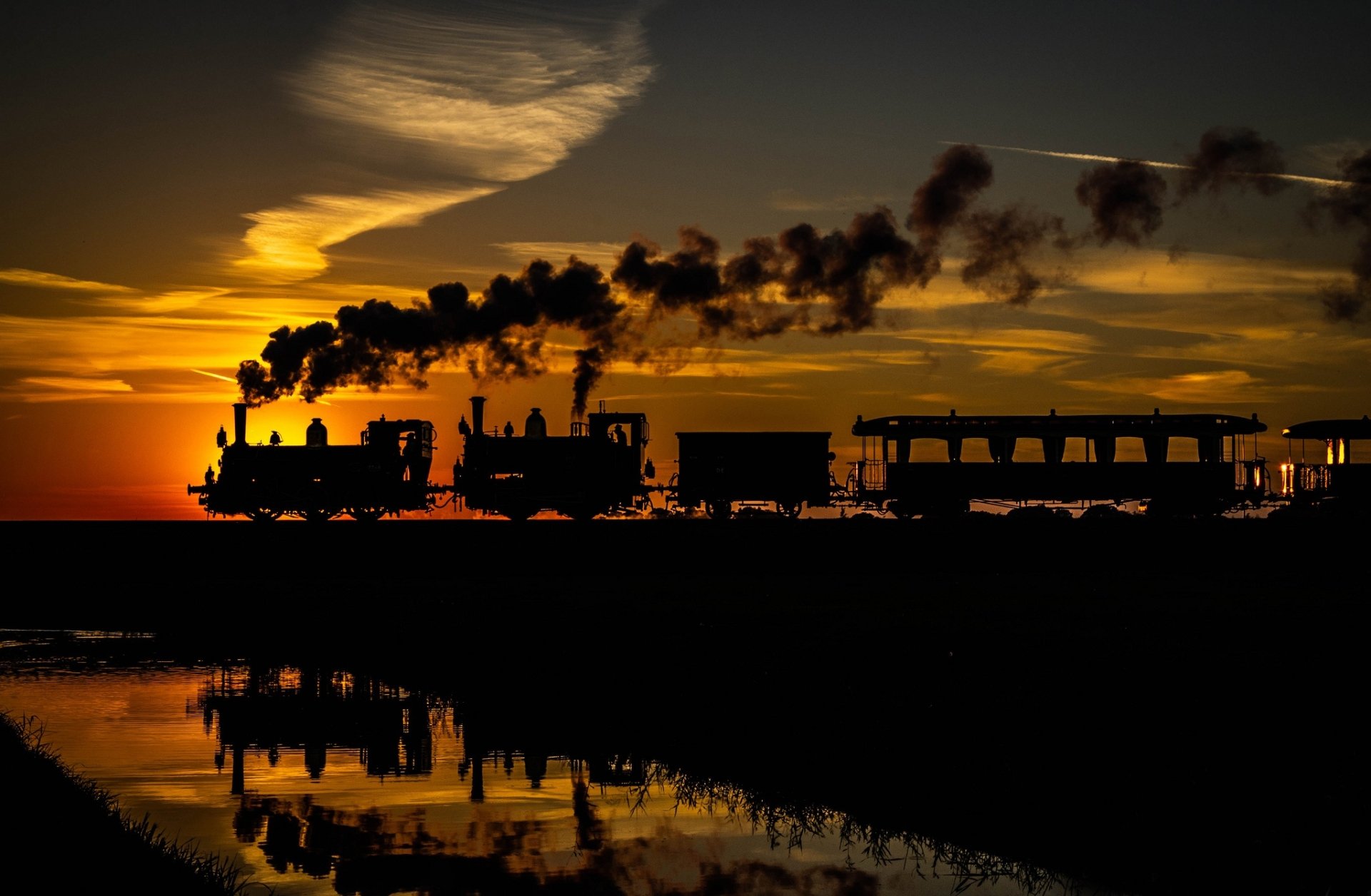 Sunset Train Silhouette HD Wallpaper