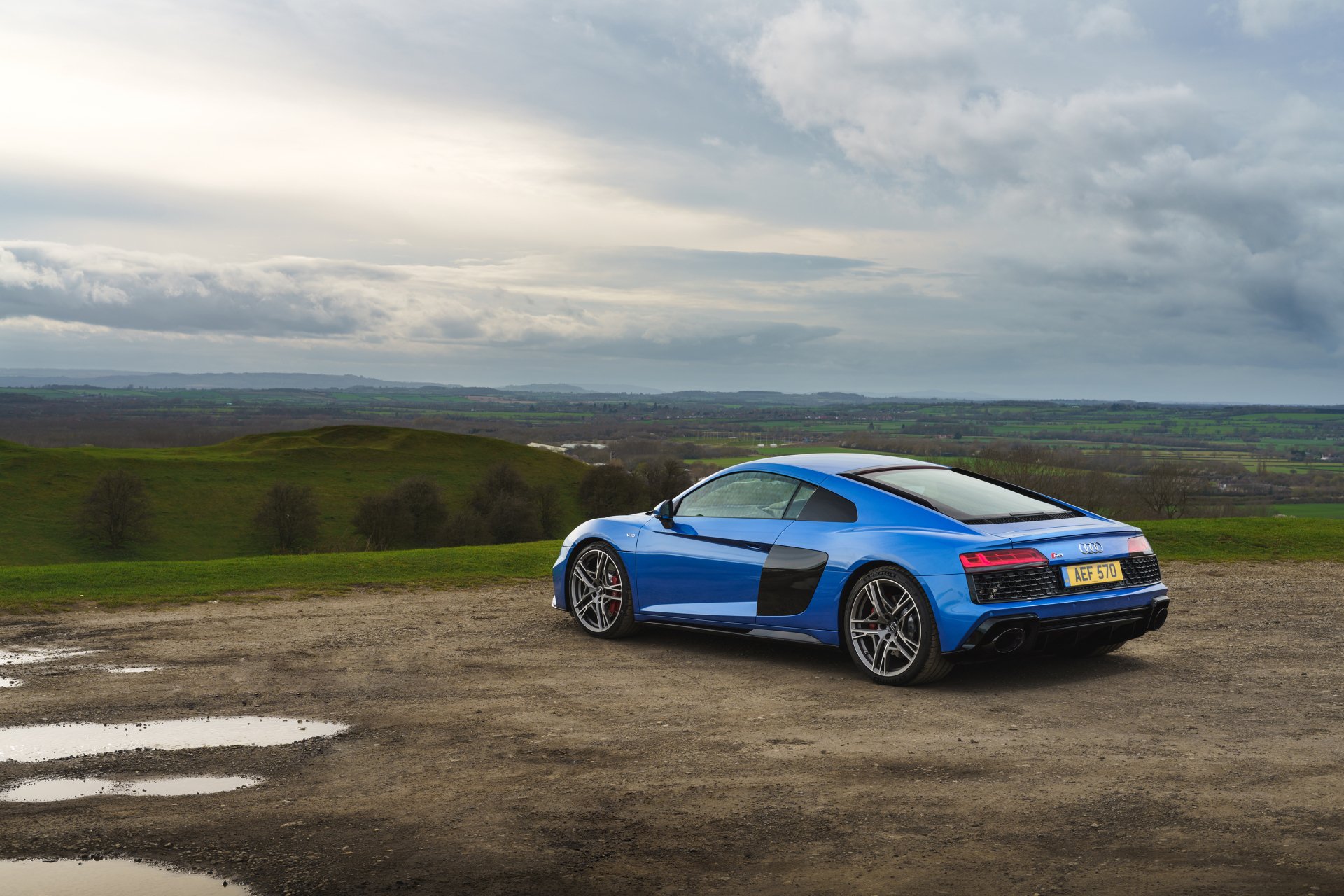 Download Supercar Car Audi Audi R8 Vehicle Audi R8 V10 HD Wallpaper