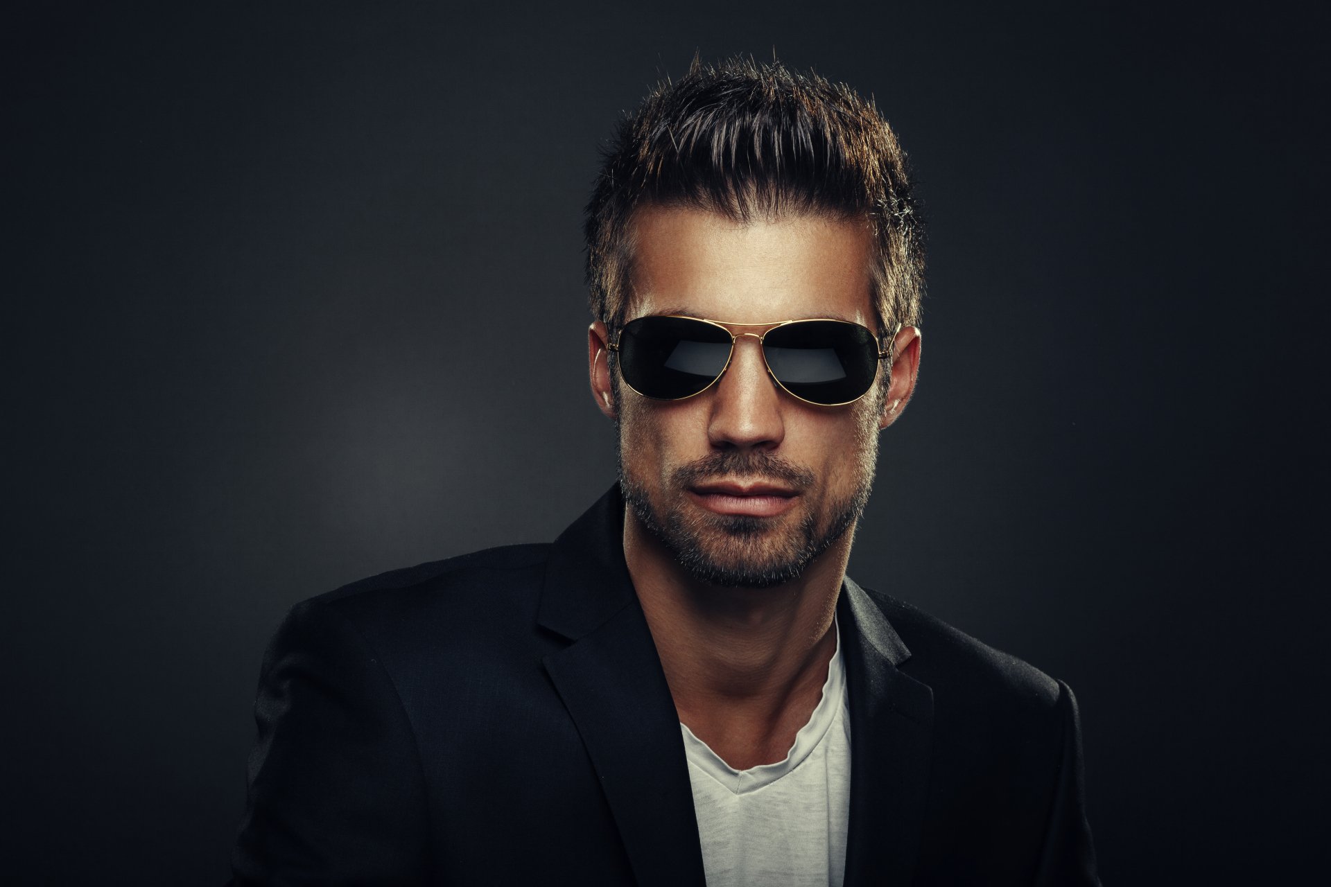 Download Beard Sunglasses Man Model 4k Ultra HD Wallpaper