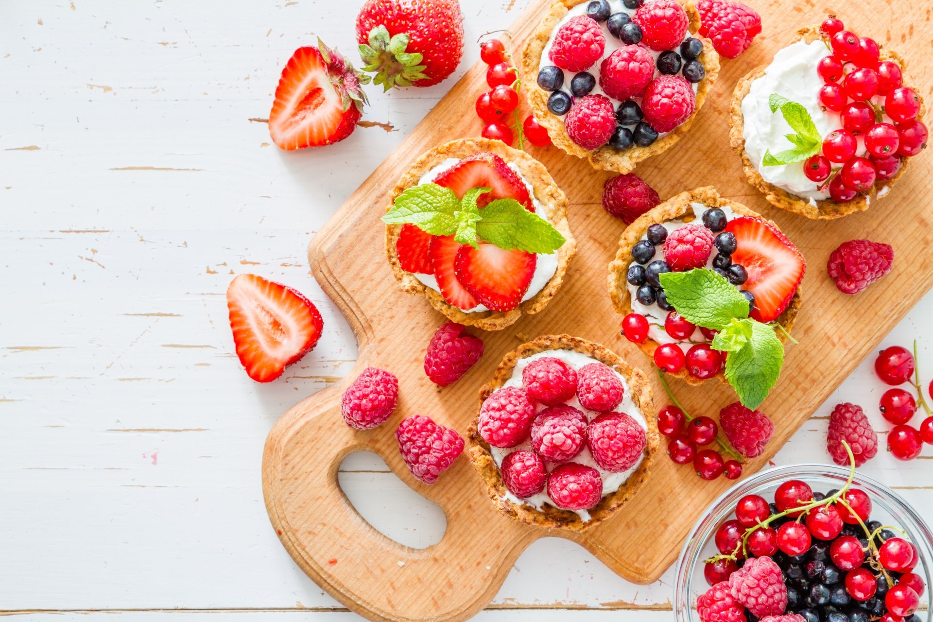 Download Blueberry Fruit Pastry Currants Strawberry Raspberry Berry Food Dessert 4k Ultra HD ...