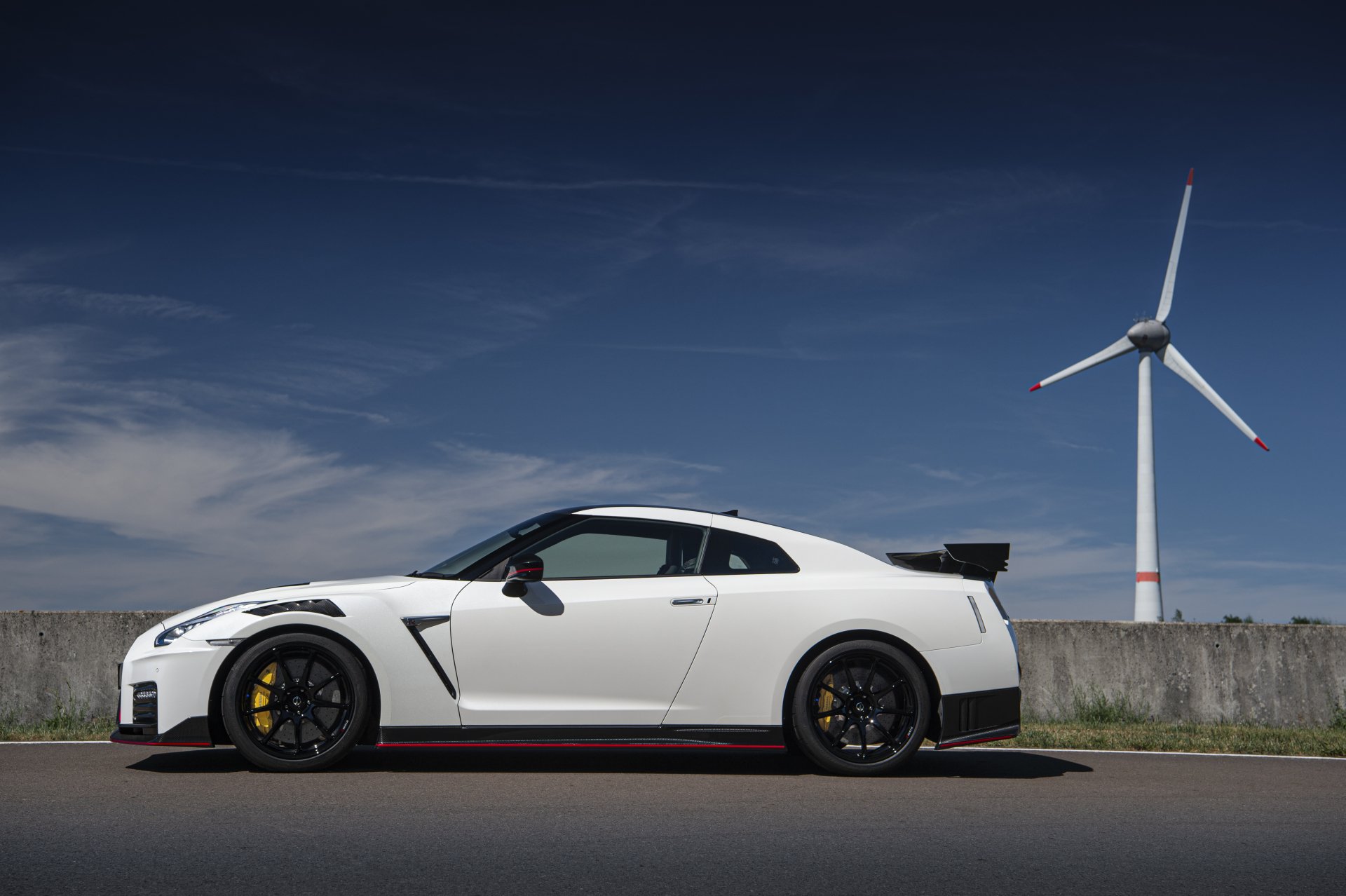Download Supercar White Car Car Nissan Vehicle Nissan GT-R 4k Ultra HD ...