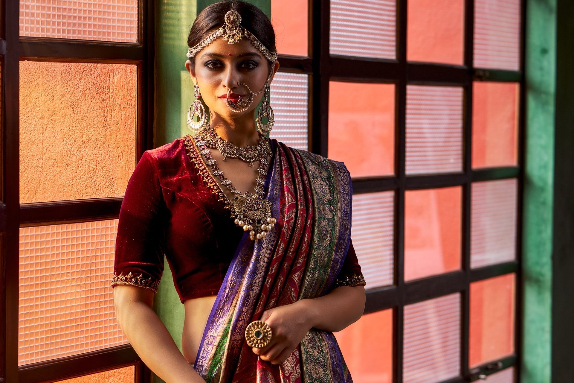 Download Necklace Earrings Brown Eyes Lipstick Jewelry Saree Bollywood ...