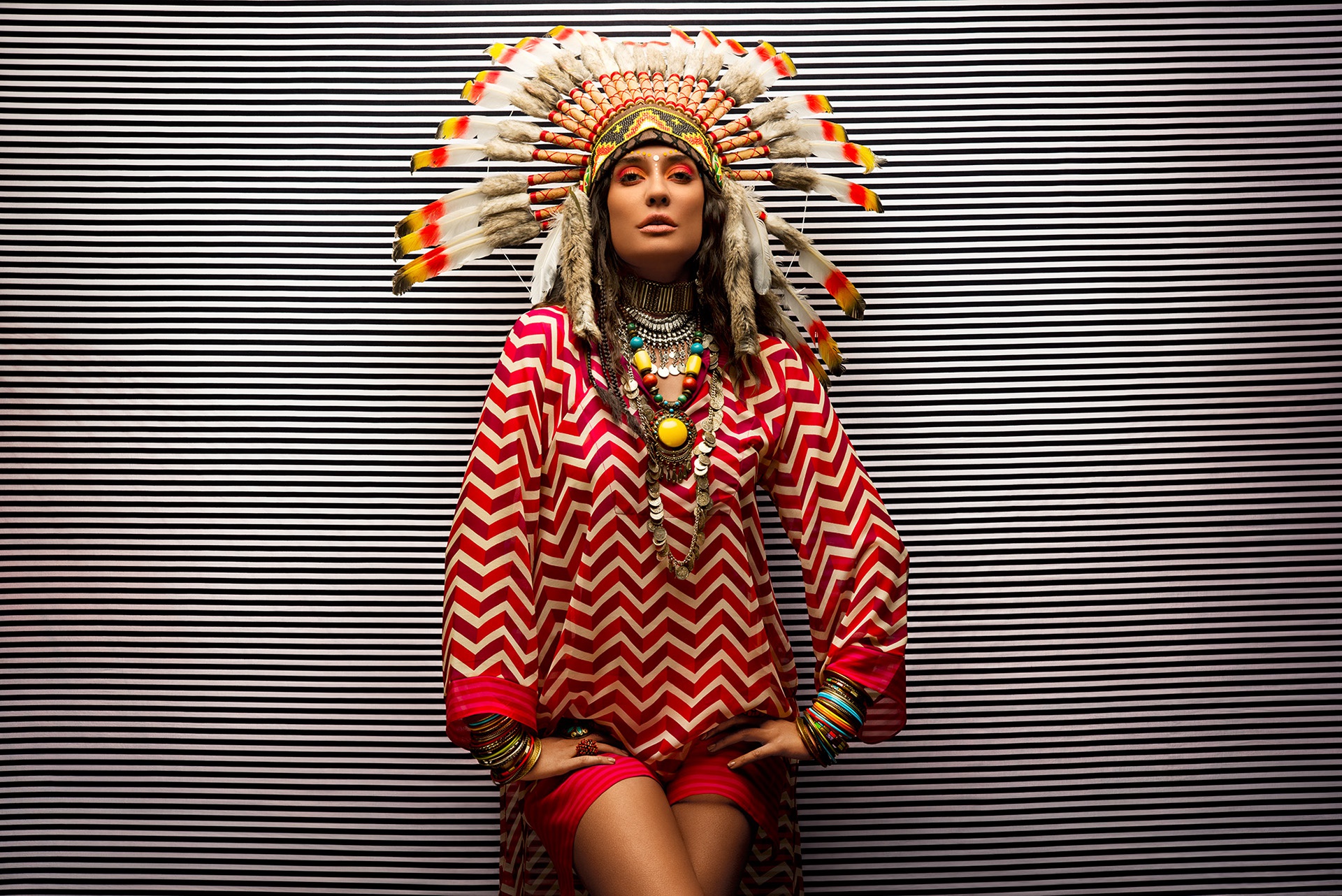 Download Brunette Australian Actress Woman Lisa Haydon HD Wallpaper