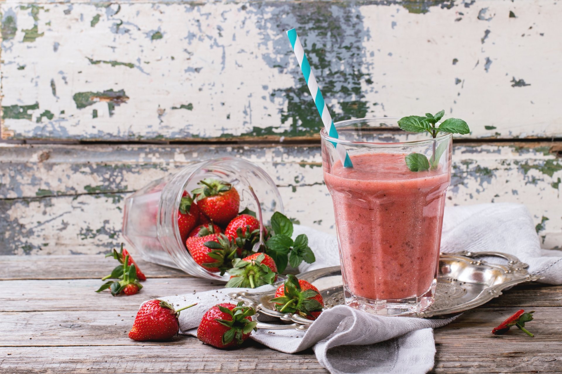 Download Strawberry Glass Drink Food Smoothie 4k Ultra HD Wallpaper