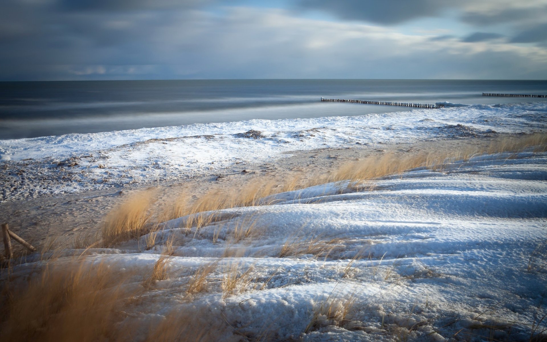 Winter Horizon: Serene Coastal Ocean HD Wallpaper | 2048x1280 ...