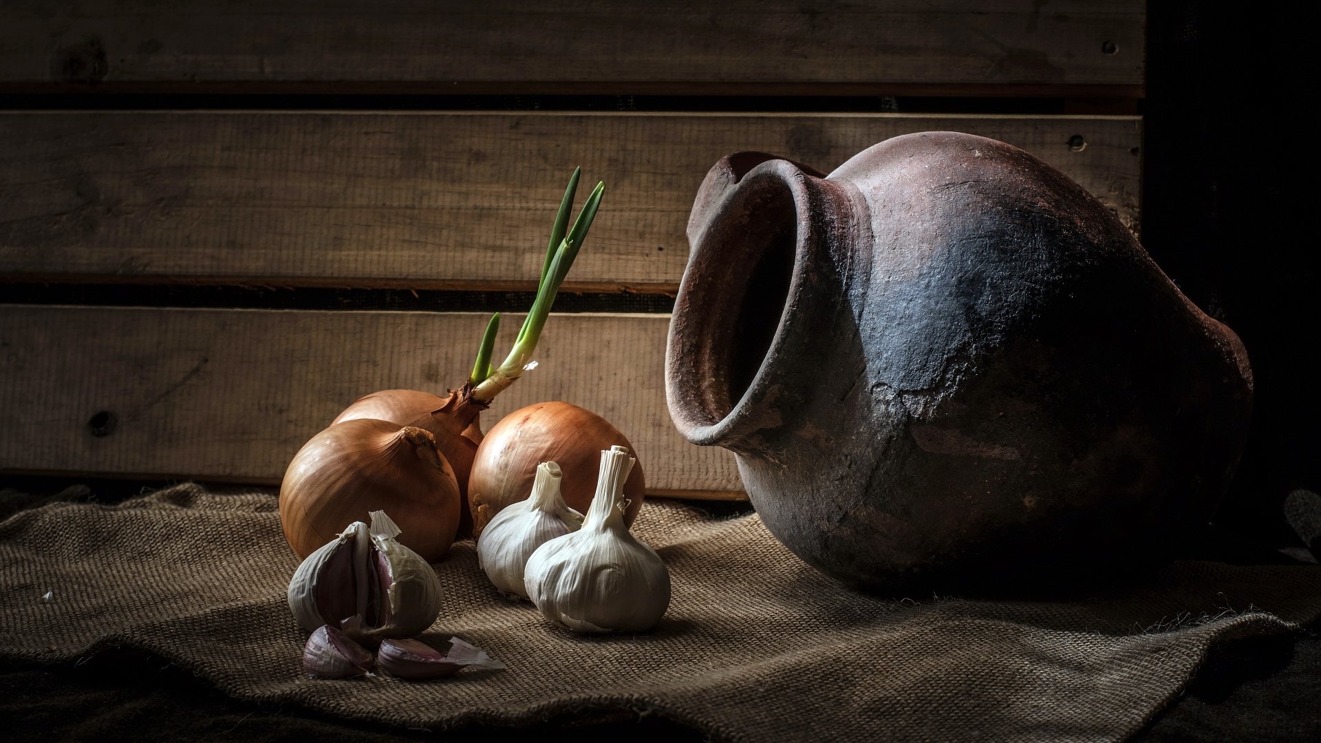 Download Jug Garlic Onion Food Still Life 4k Ultra HD Wallpaper