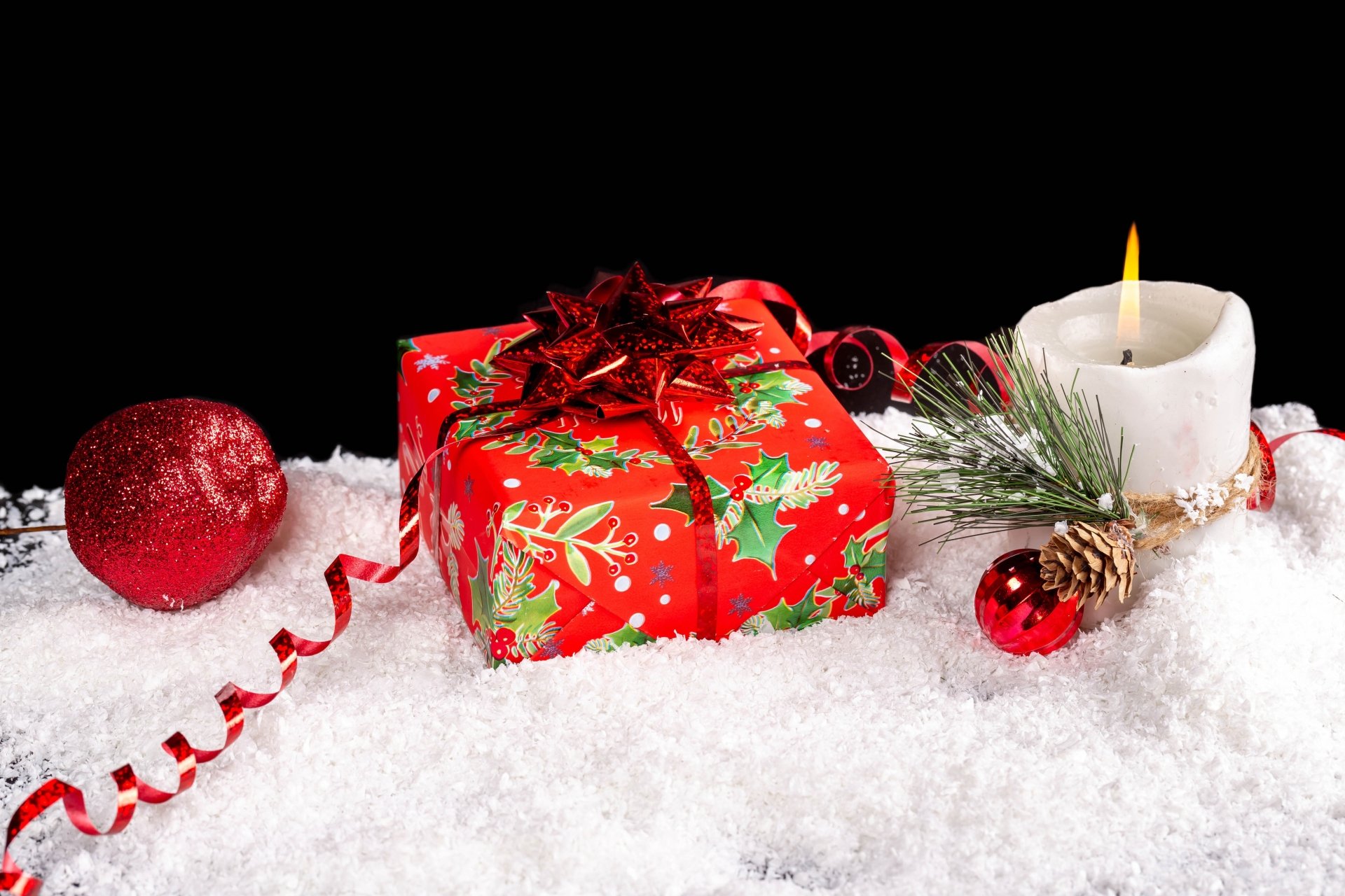 Download Decoration Candle Gift Box Holiday Christmas 4k Ultra HD Wallpaper