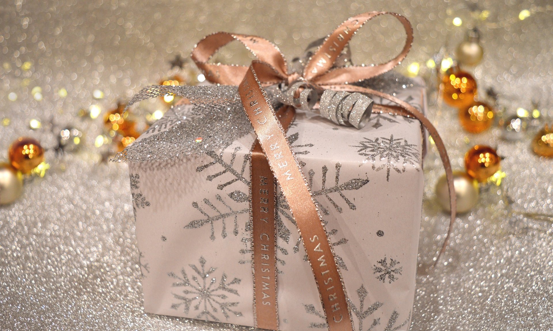 Download Misc Gift 4k Ultra HD Wallpaper | 3840x2302 | Wallpaper Abyss