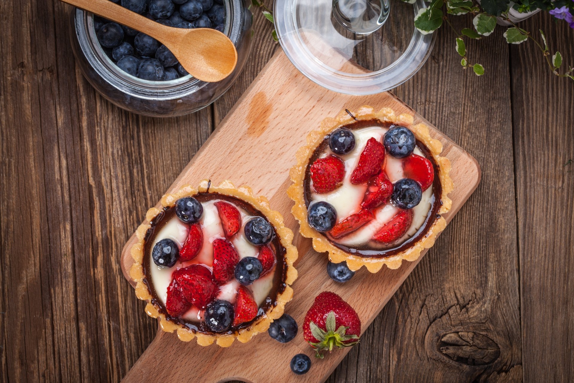 Download Tartlet Strawberry Blueberry Berry Food Dessert 4k Ultra HD Wallpaper