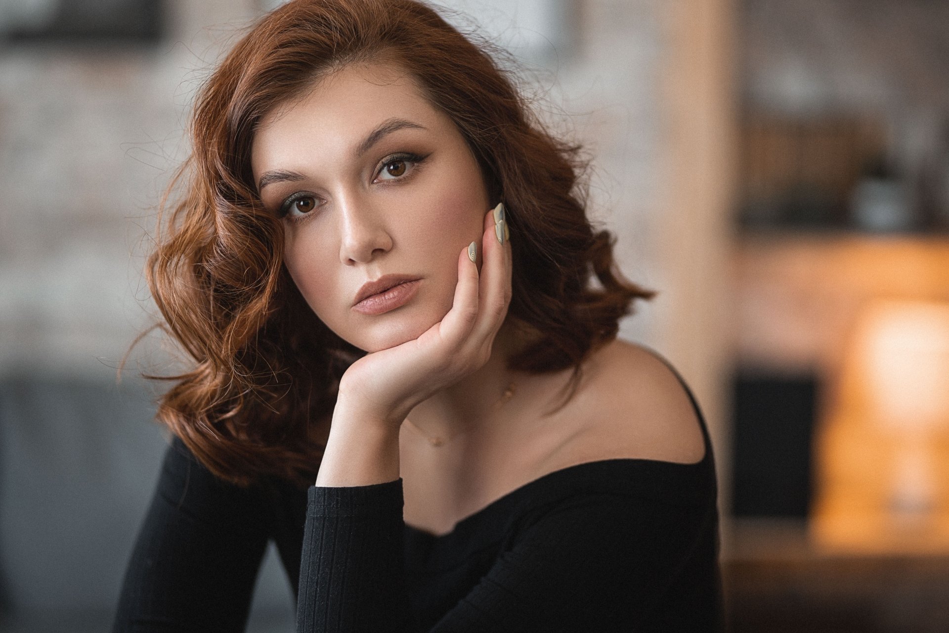 4K Ultra HD Portrait: Redhead Model with Short Hair and Deep Brown Eyes ...