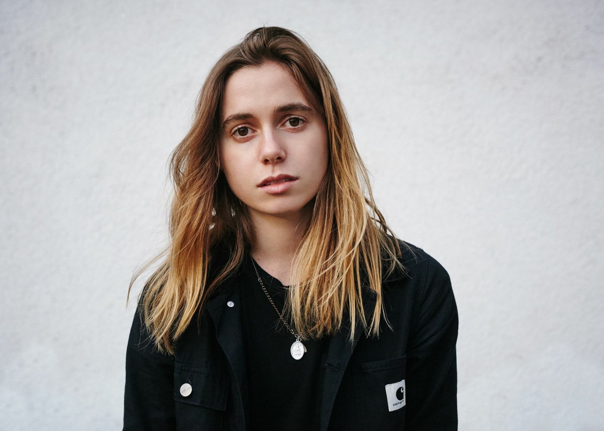 Julien Baker HD Desktop Wallpaper - Musical Artist Background