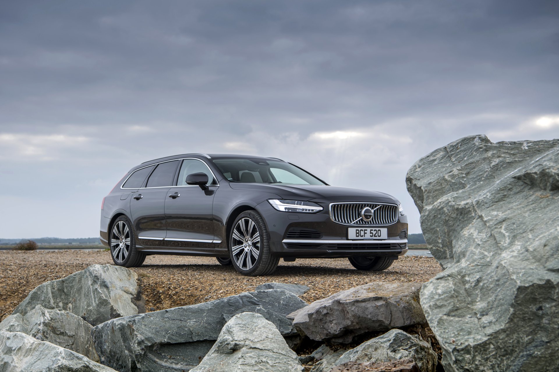 Download Volvo V90 Vehicle Volvo V90 T6 AWD 4k Ultra HD Wallpaper