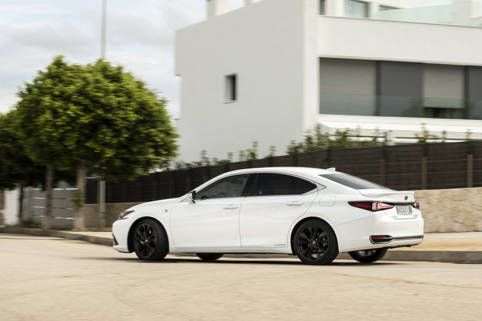 Download Lexus ES 300h F SPORT Vehicle Lexus ES 300H 4k Ultra HD Wallpaper