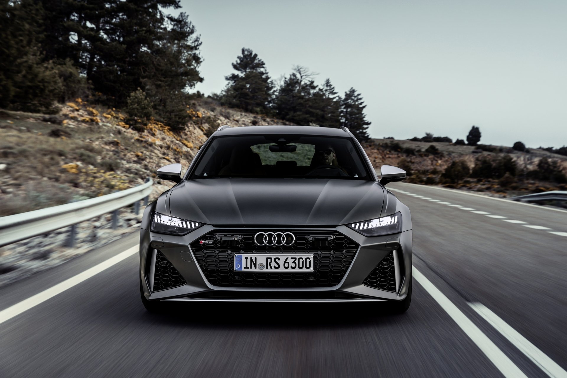 Download Vehicle Audi RS6 Avant 4k Ultra HD Wallpaper