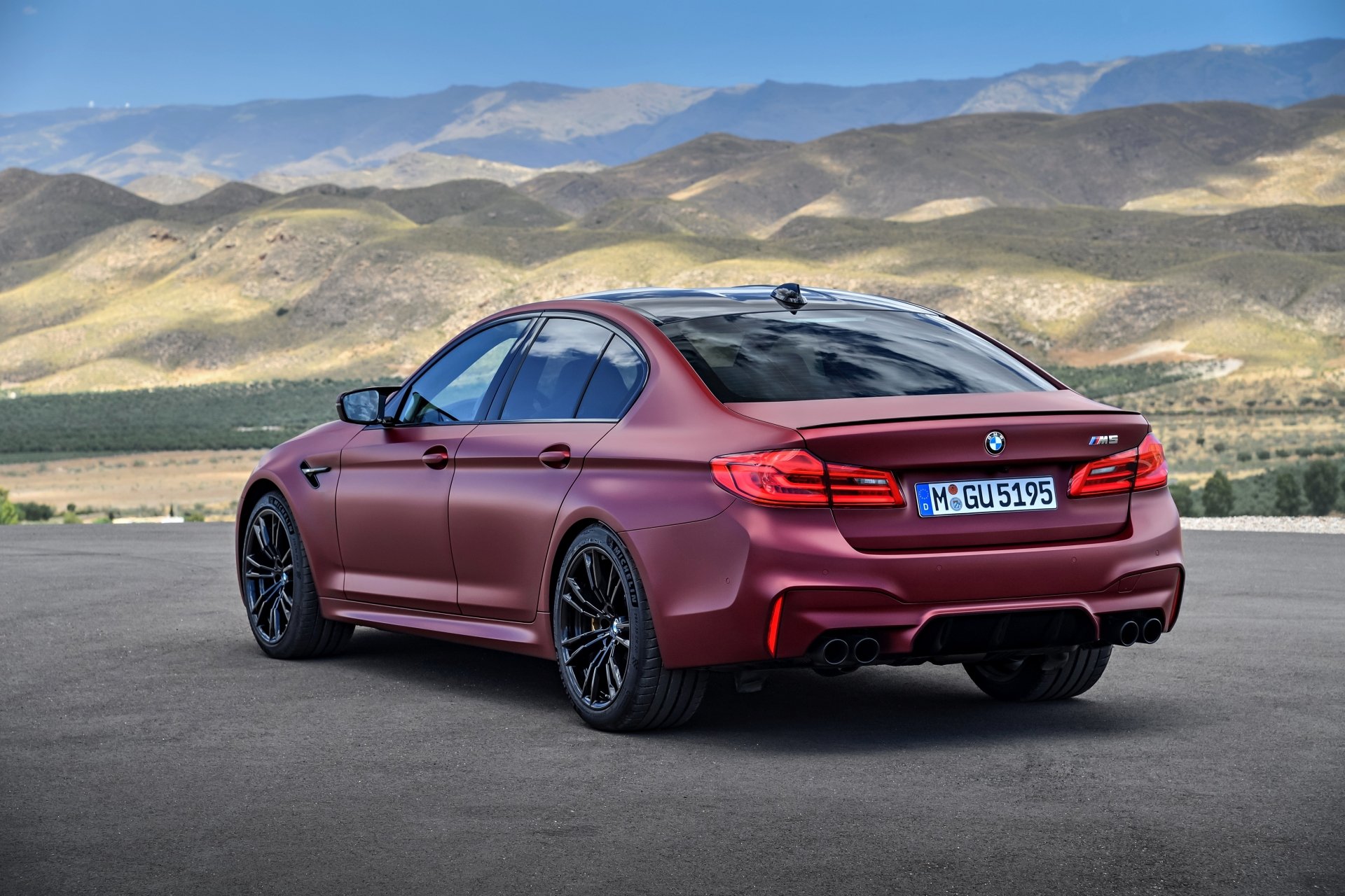 BMW M5 in 4K Ultra HD: Ultimate Performance and Style on Display