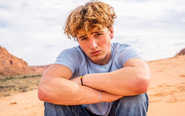 Benson Boone Wallpapers