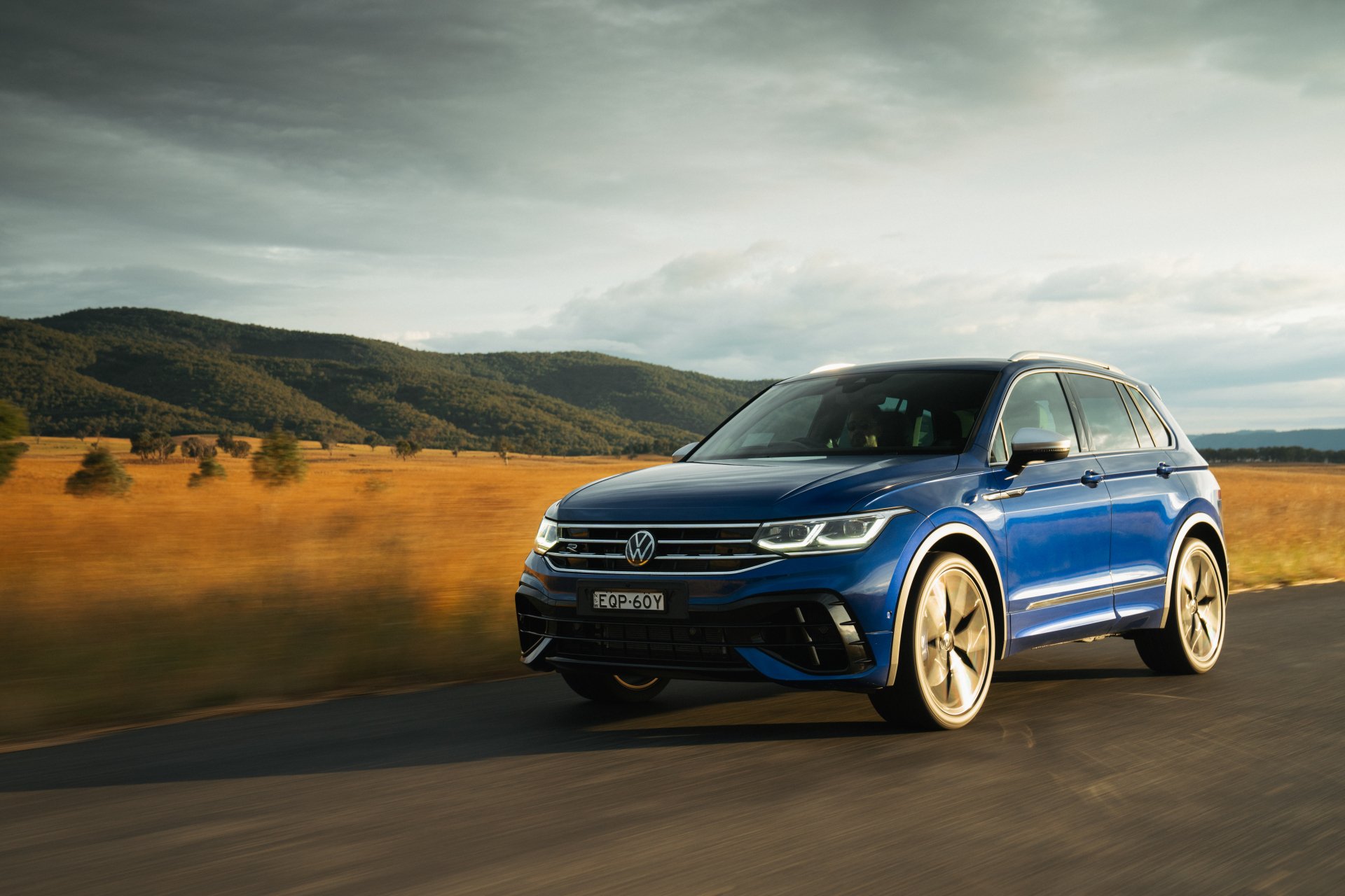 Download Vehicle Volkswagen Tiguan R 4k Ultra HD Wallpaper
