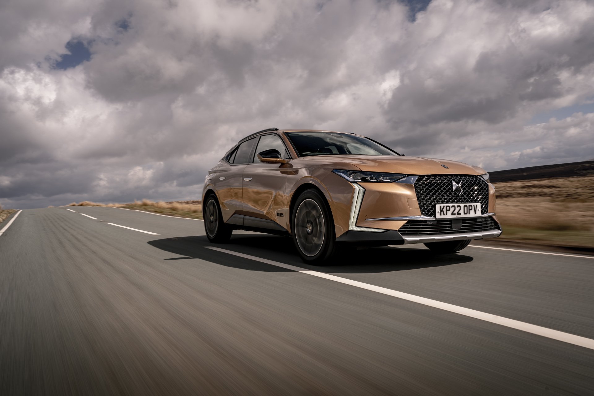 Download Vehicle DS 4 Cross 4k Ultra HD Wallpaper