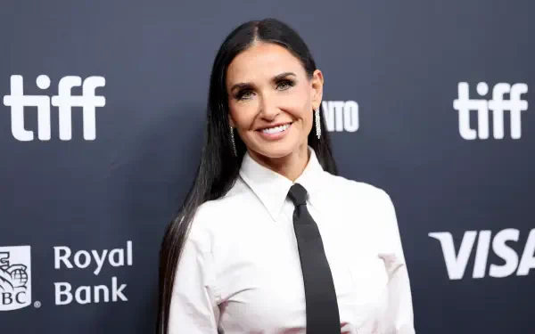 busty demi moore Desktop Wallpapers, Phone Wallpaper, PFP, Gifs, and ...