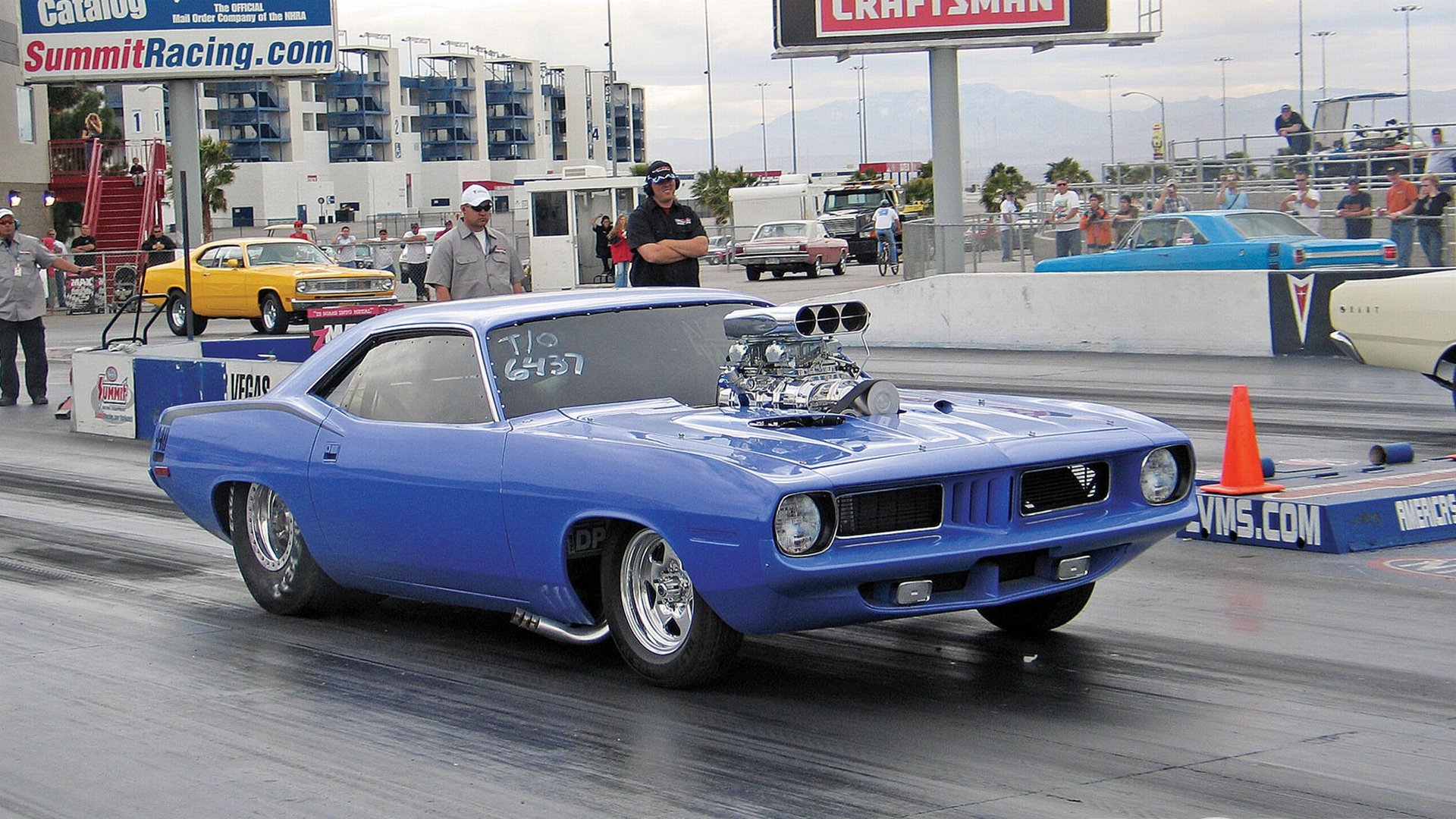 HD Drag-Strip Dodge Challenger Wallpaper