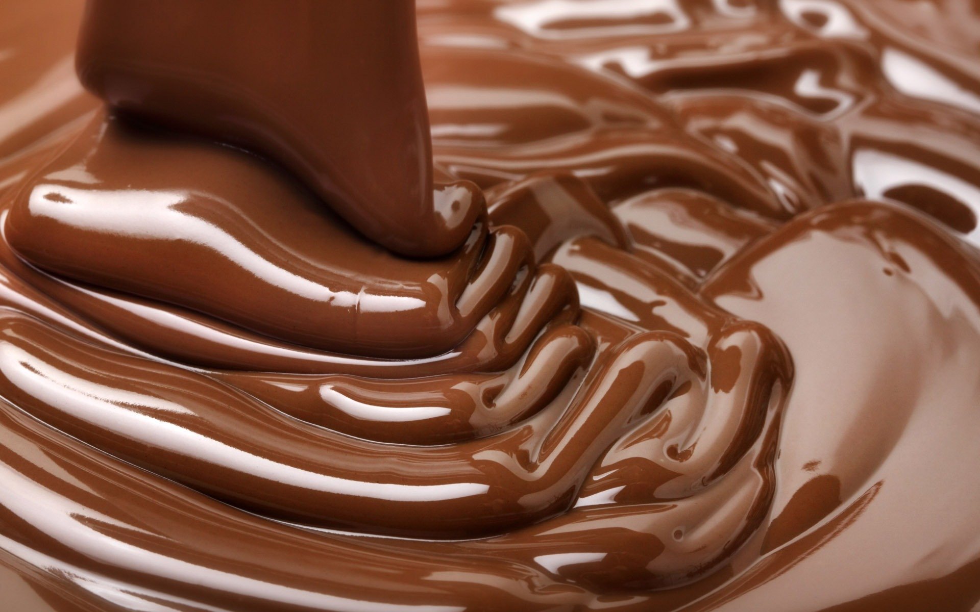 Rich Chocolate Cream: Indulgent HD Wallpaper