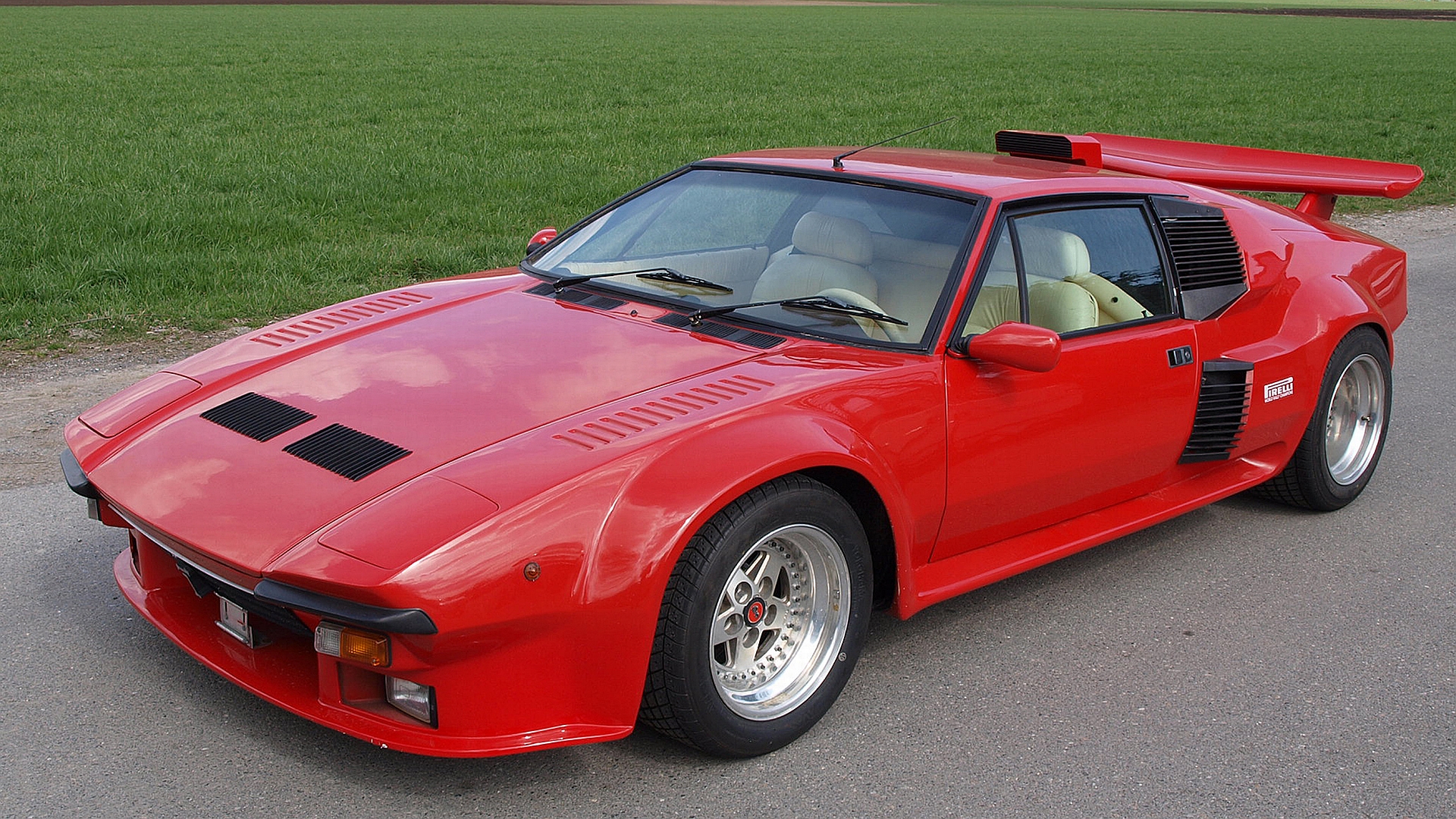 Download Vehicle Car HD Wallpaper