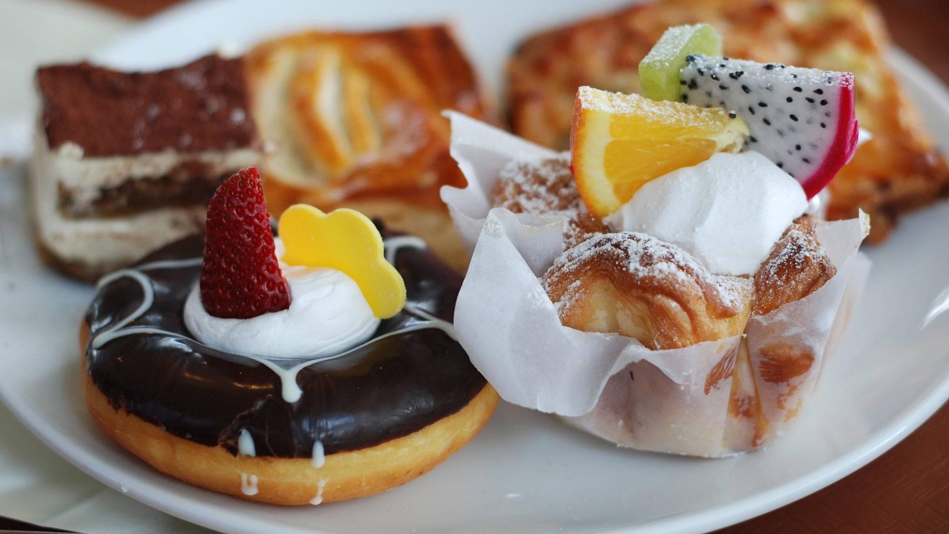 HD Dessert Delight: Pastries & Donuts Wallpaper | 1920x1080 | Wallpaper ...