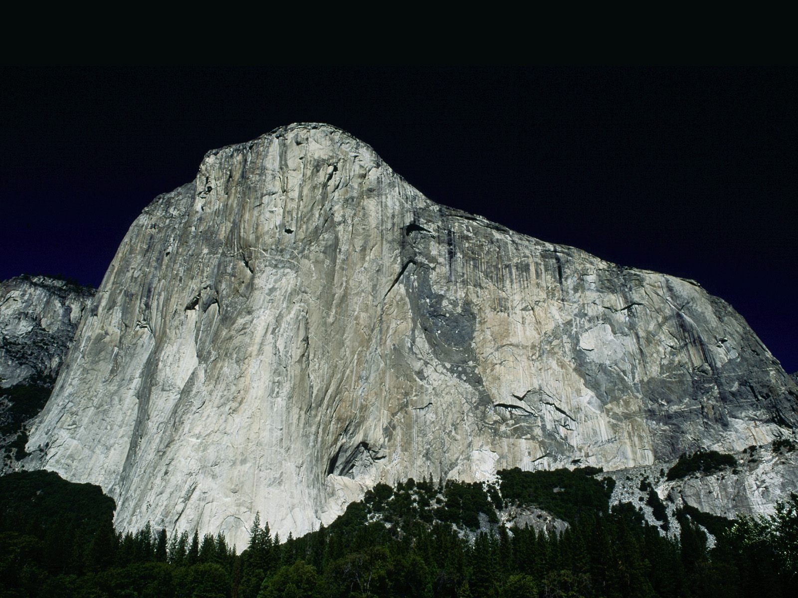 Majestic Cliff: Stunning Nature HD Wallpaper | 1600x1200 | Wallpaper Abyss