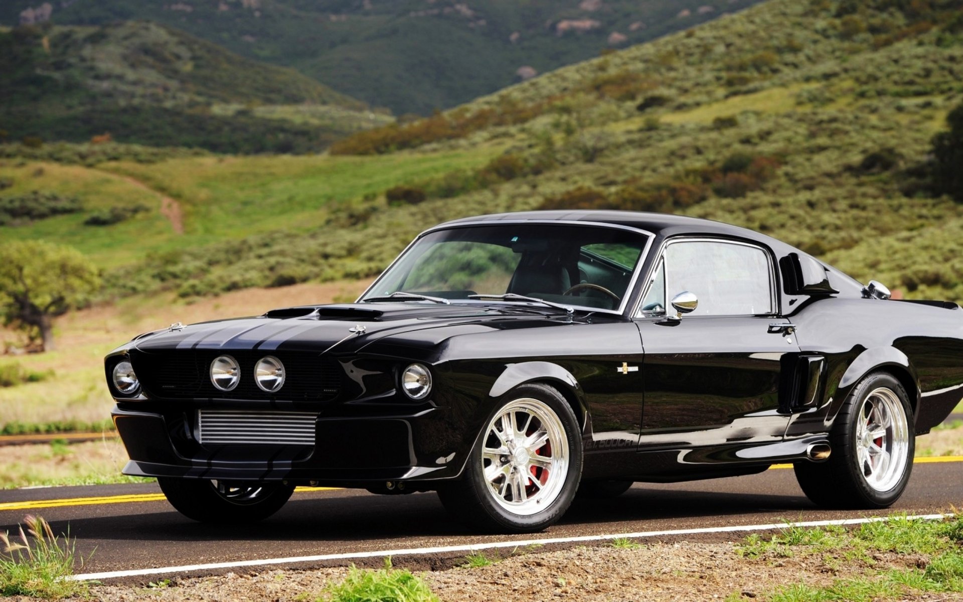 Stunning Ford HD Wallpaper: A Classic Beauty on the Open Road