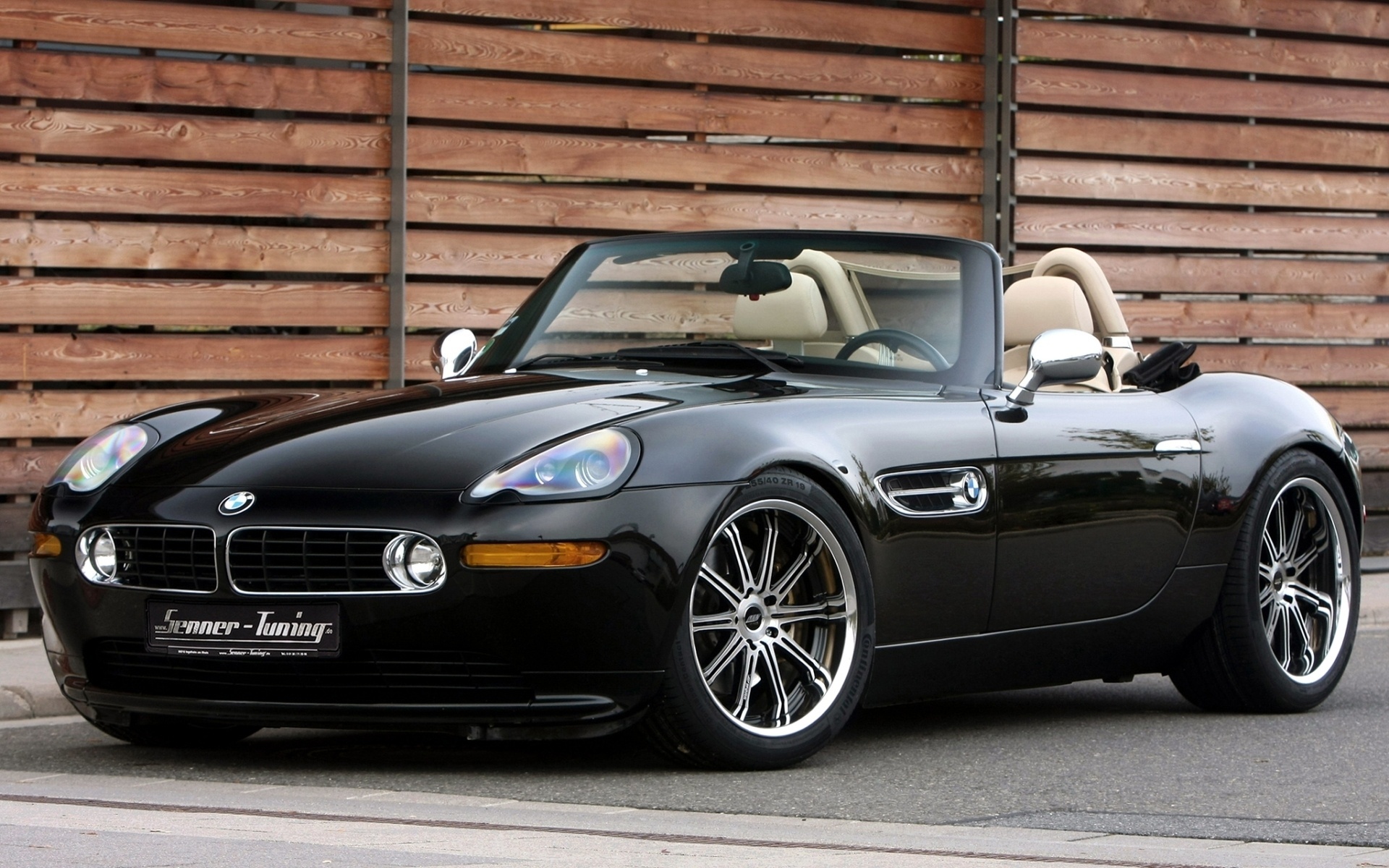 Sleek BMW Roadster HD Wallpaper – Ultimate Driving Elegance