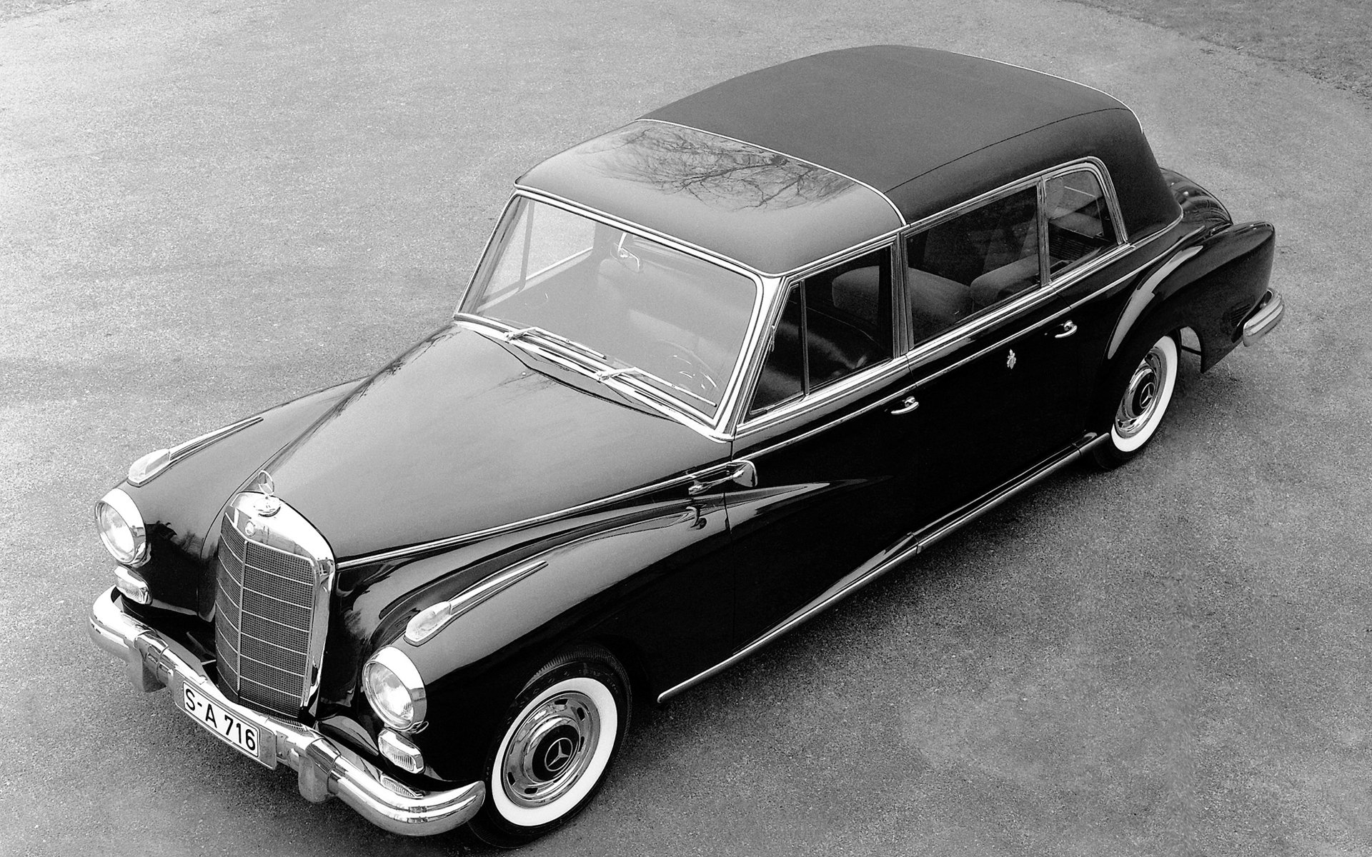 Classic Mercedes-Benz Sedan — HD Wallpaper | 1920x1200 | Wallpaper Abyss