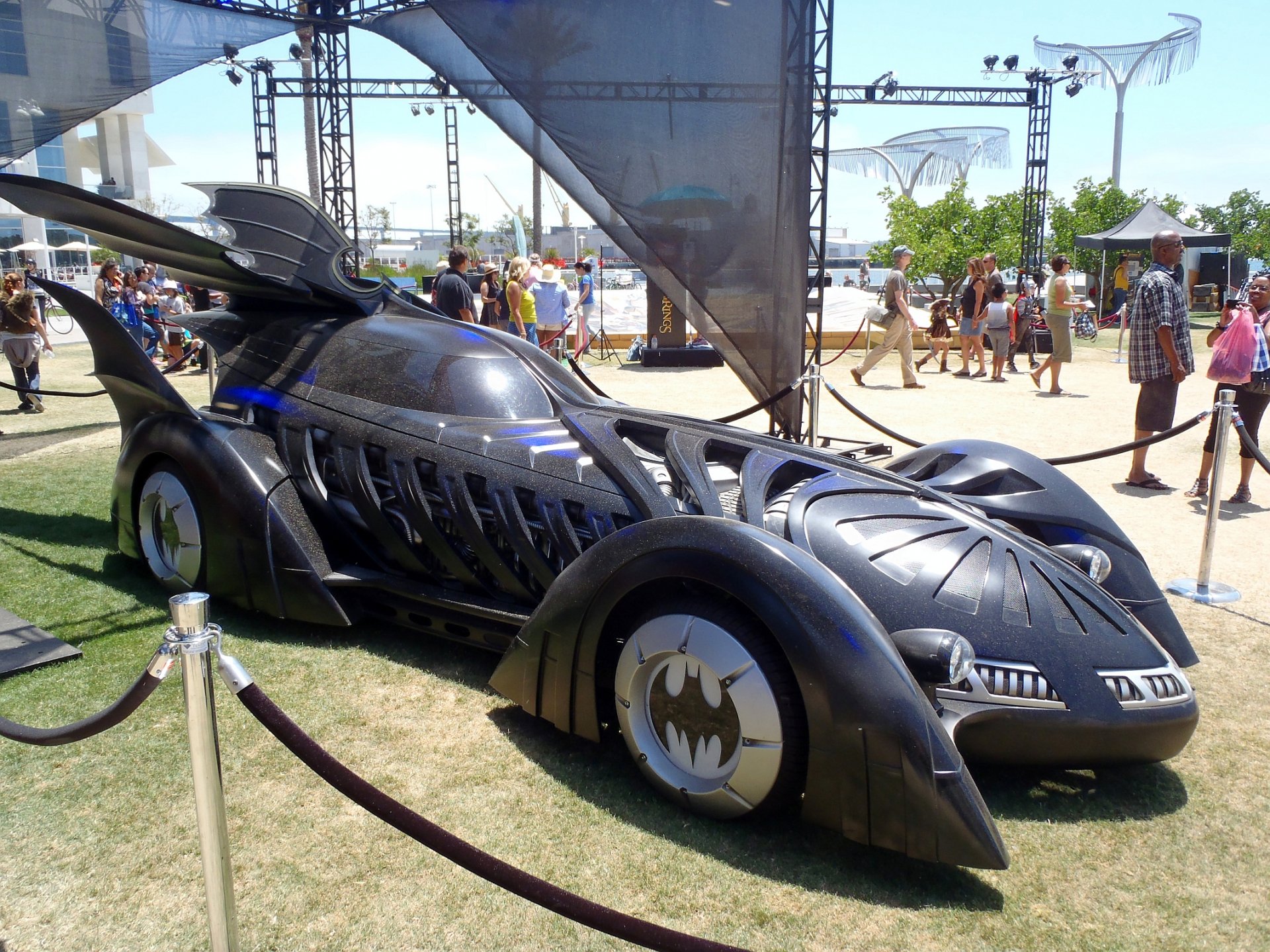 Download Vehicle Batmobile HD Wallpaper