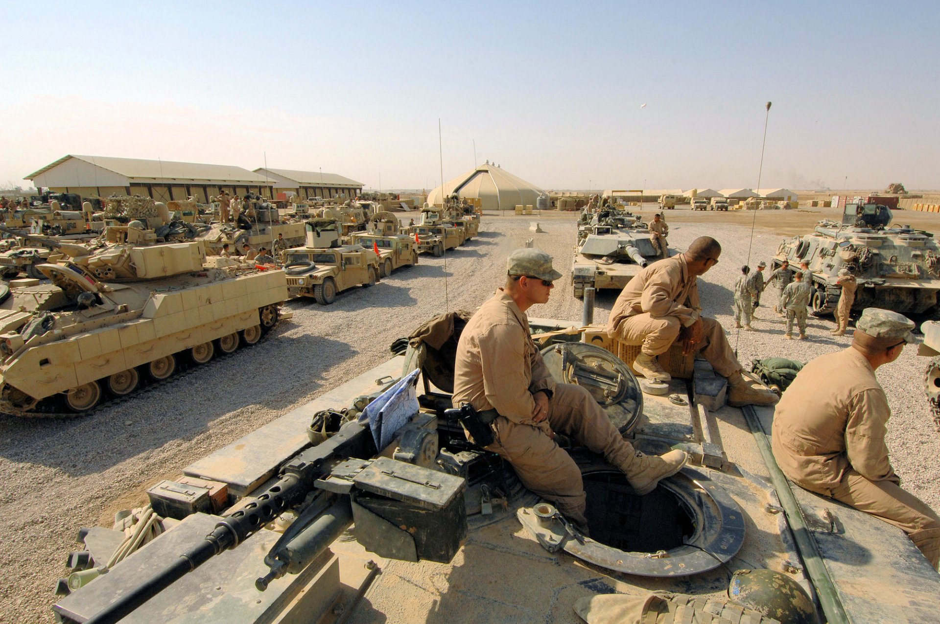 Military Tank Brigade - HD Wallpaper