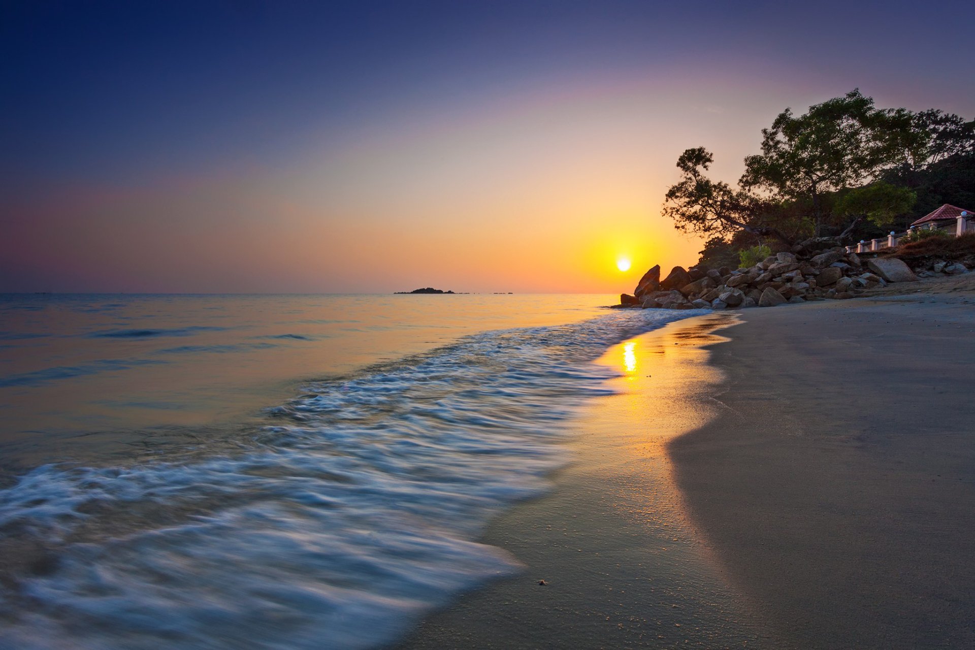 Stunning Malaysia Coast Sunset - HD Wallpaper | 2048x1365 | Wallpaper Abyss