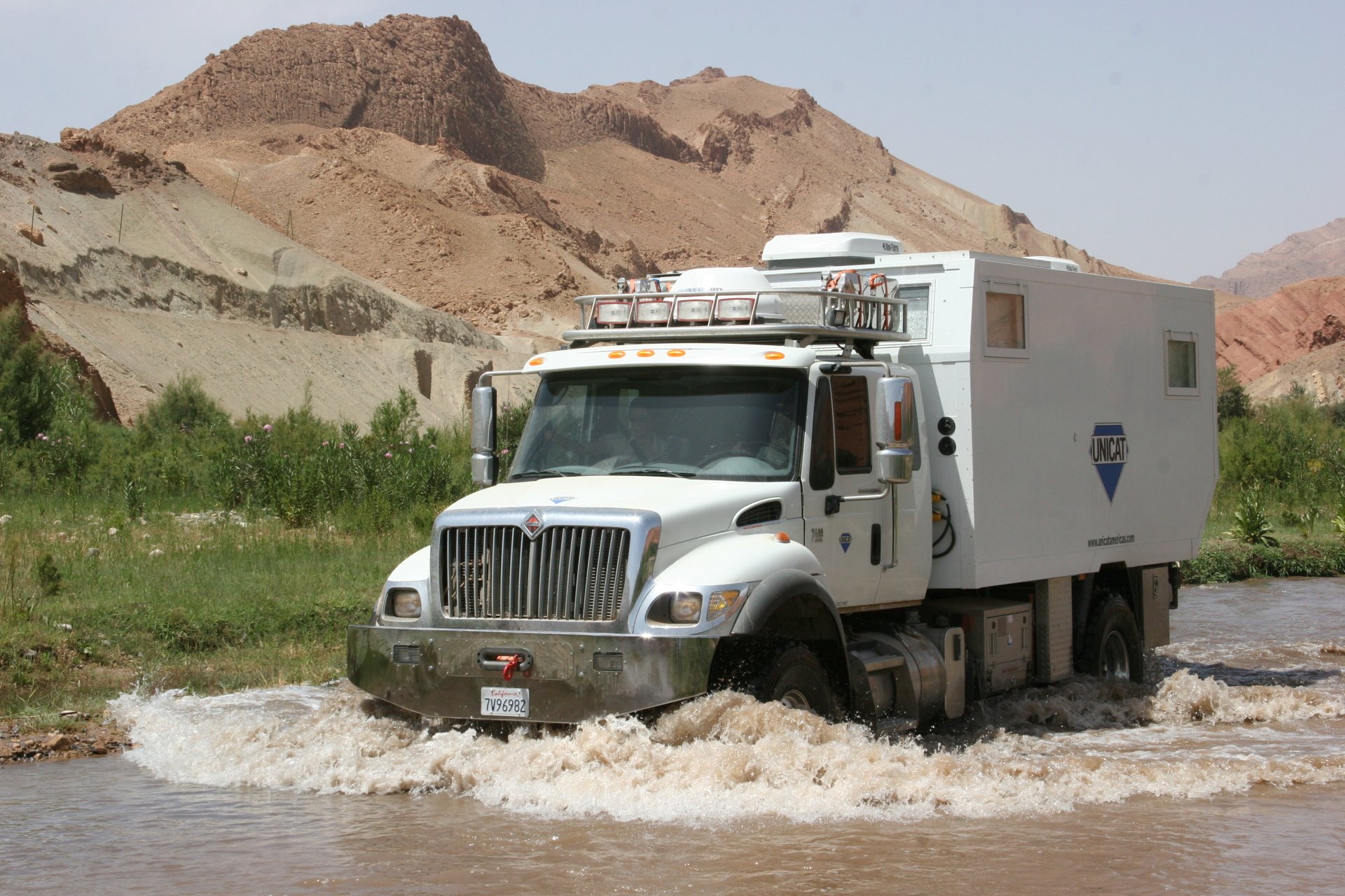 Download Vehicle Unicat HD Wallpaper