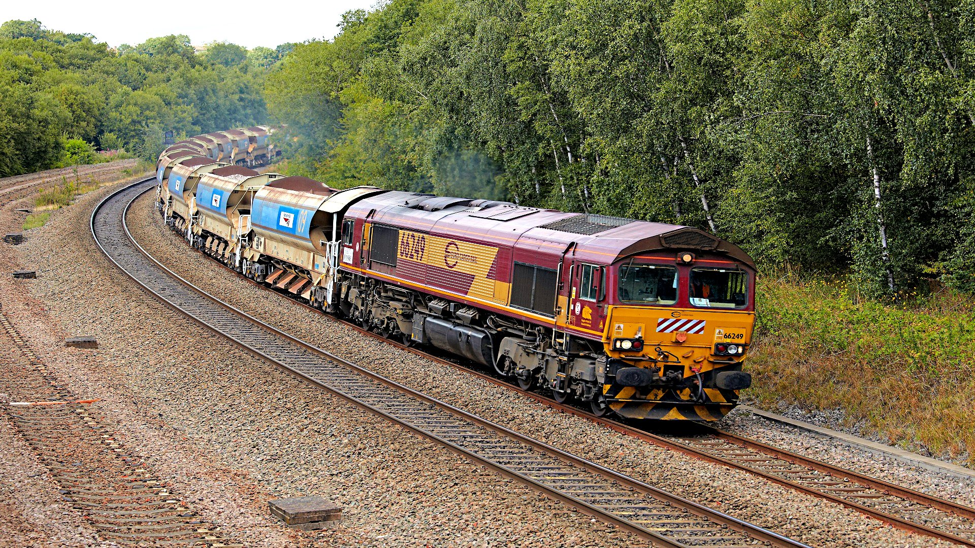 Download Vehicle Train HD Wallpaper