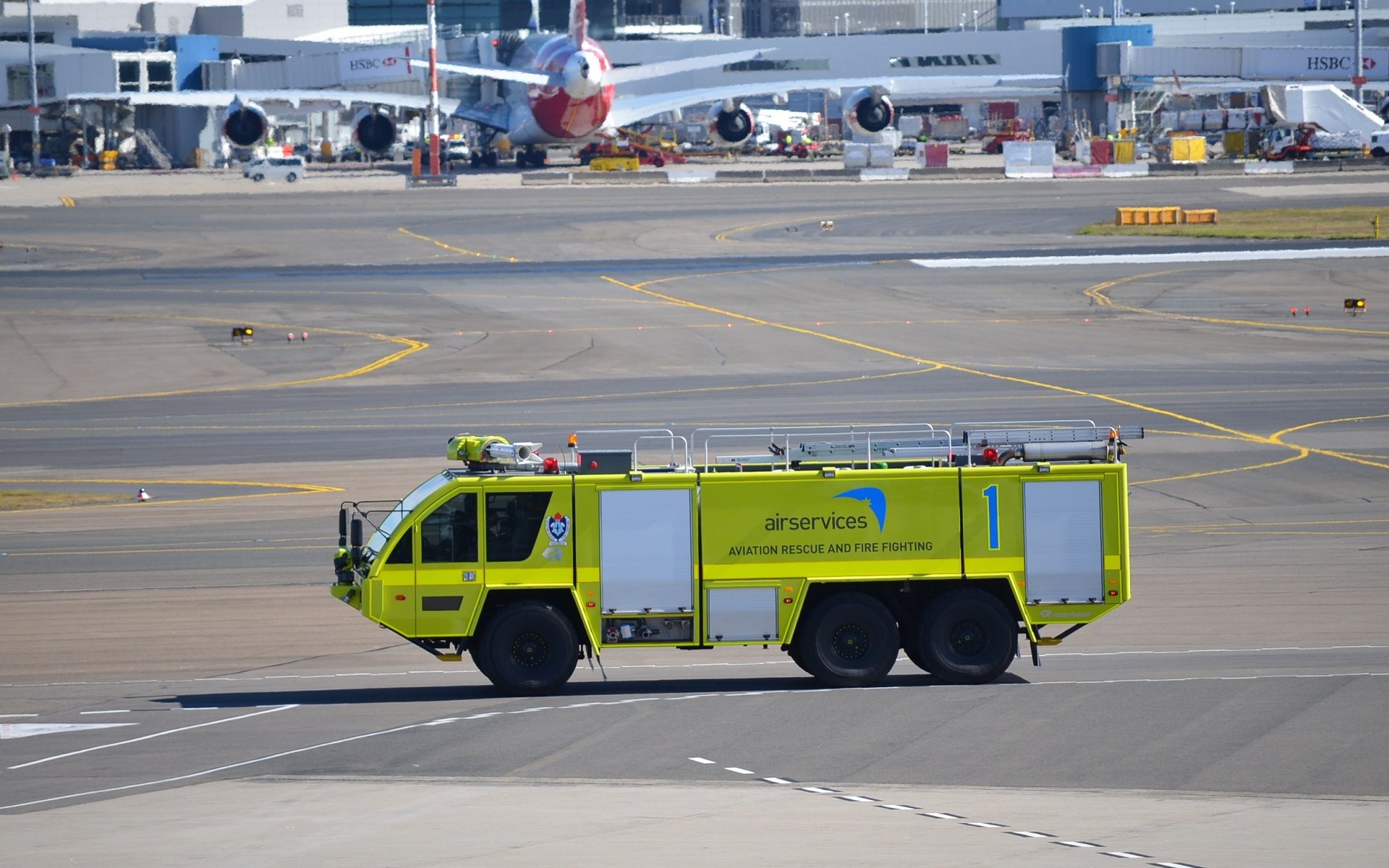 Airservices aviation rescue and fire fighting truck at Sydney Airport ...