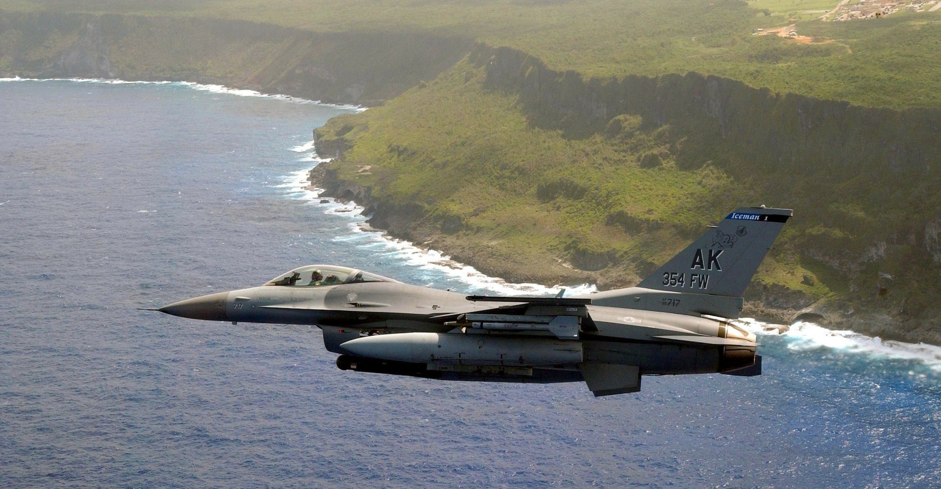 Download Military General Dynamics F-16 Fighting Falcon HD Wallpaper