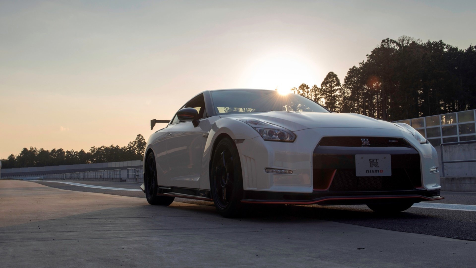 Download Vehicle Nissan GT-R Nismo HD Wallpaper