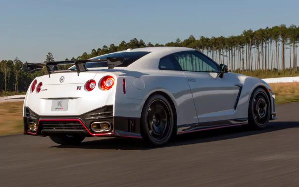 [10+] Nissan GT-R Nismo Wallpapers