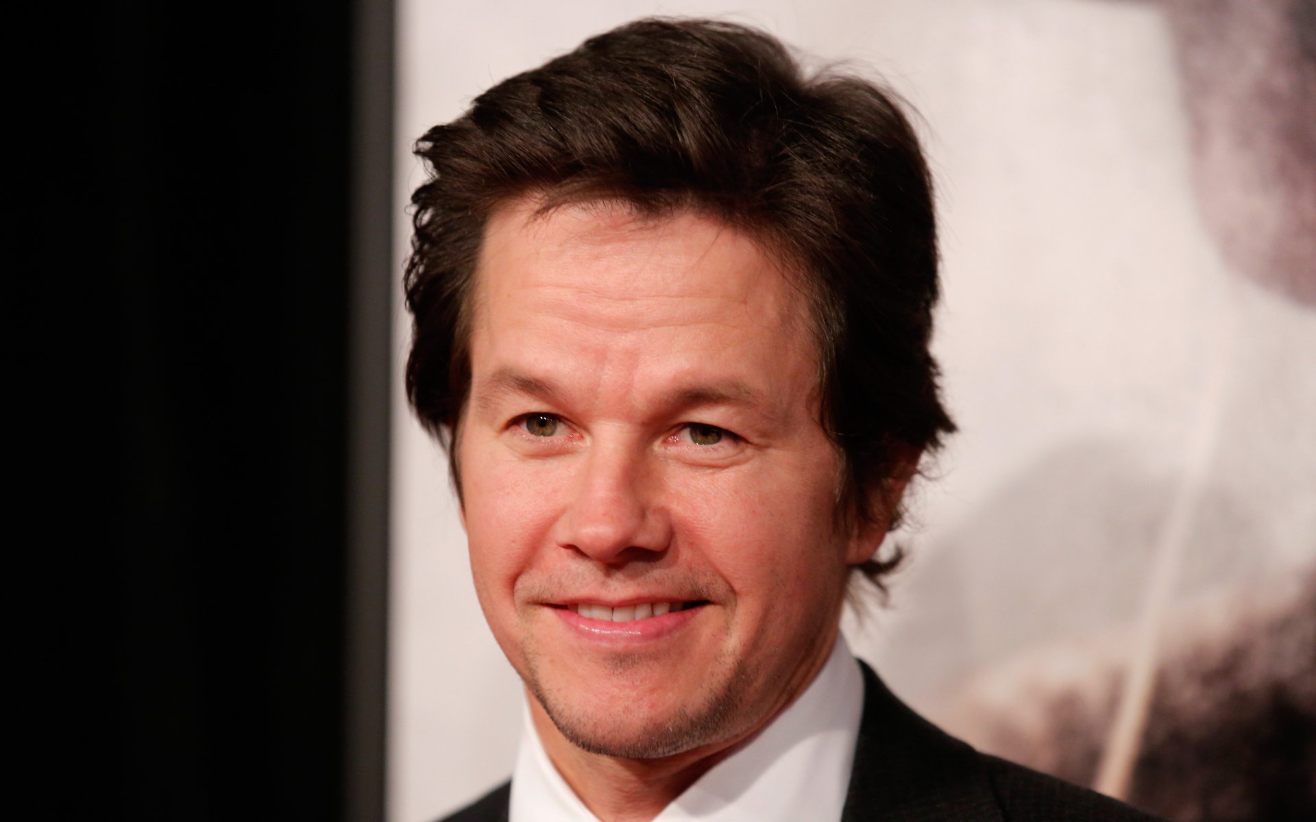 Download American Actor Celebrity Mark Wahlberg HD Wallpaper