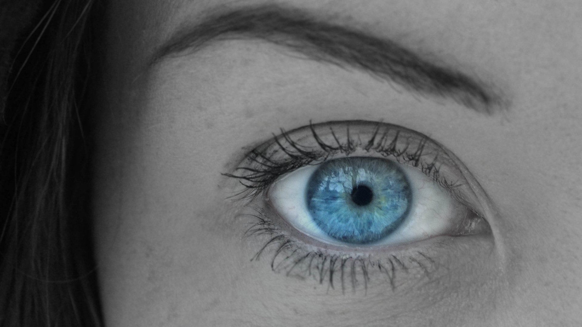 Bright Blue Eyes Wallpapers