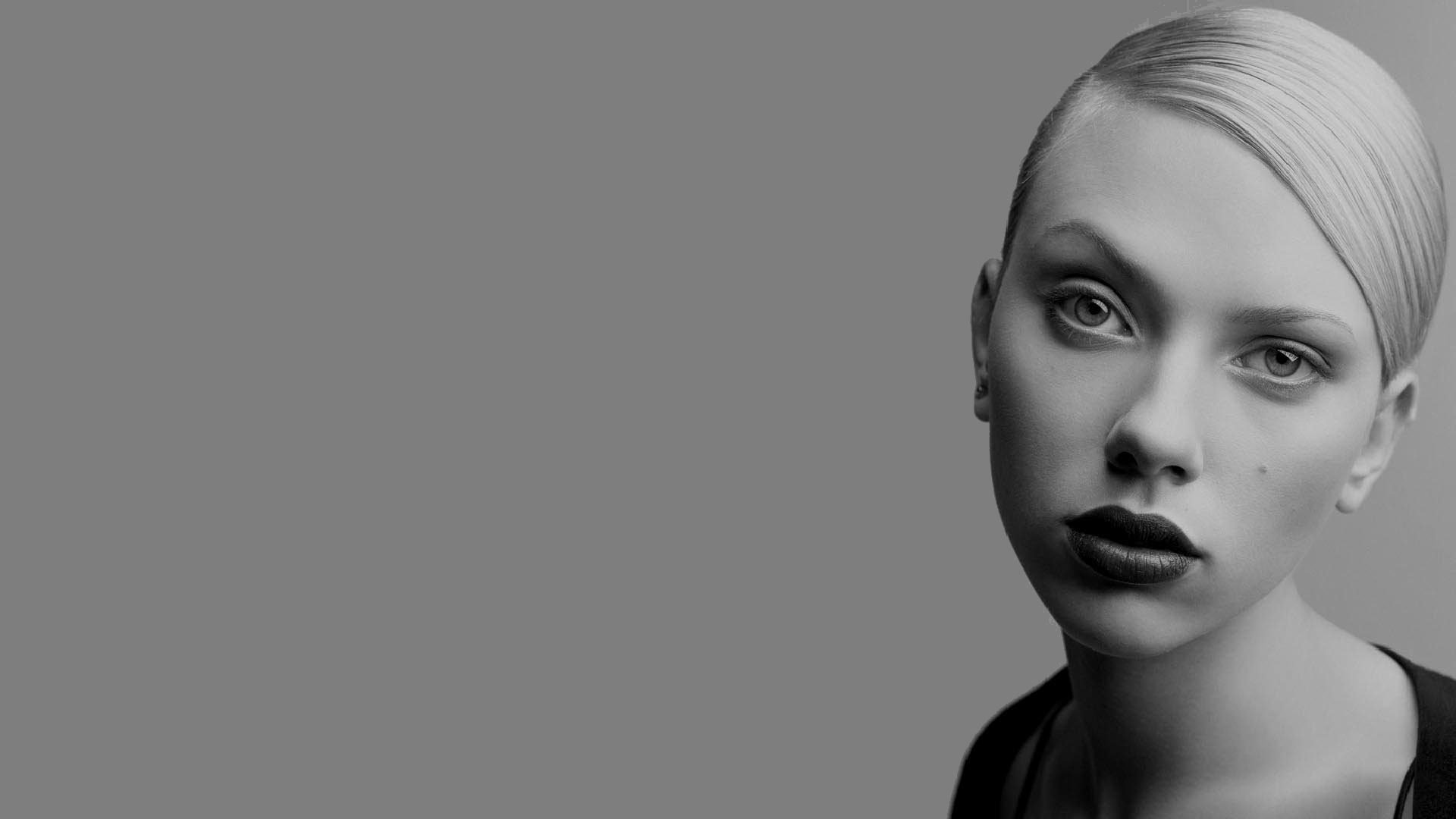 Scarlett Johansson HD Celebrity Portrait Wallpaper