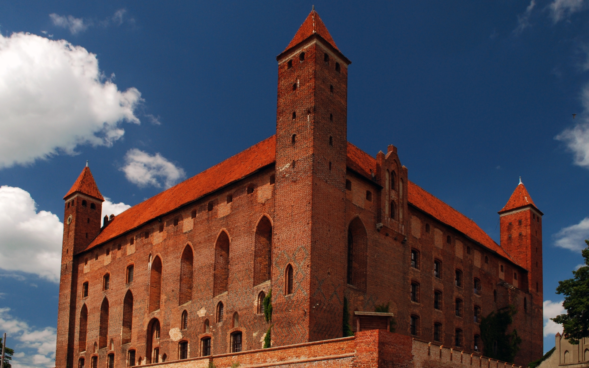 Download Man Made Gniew Castle HD Wallpaper