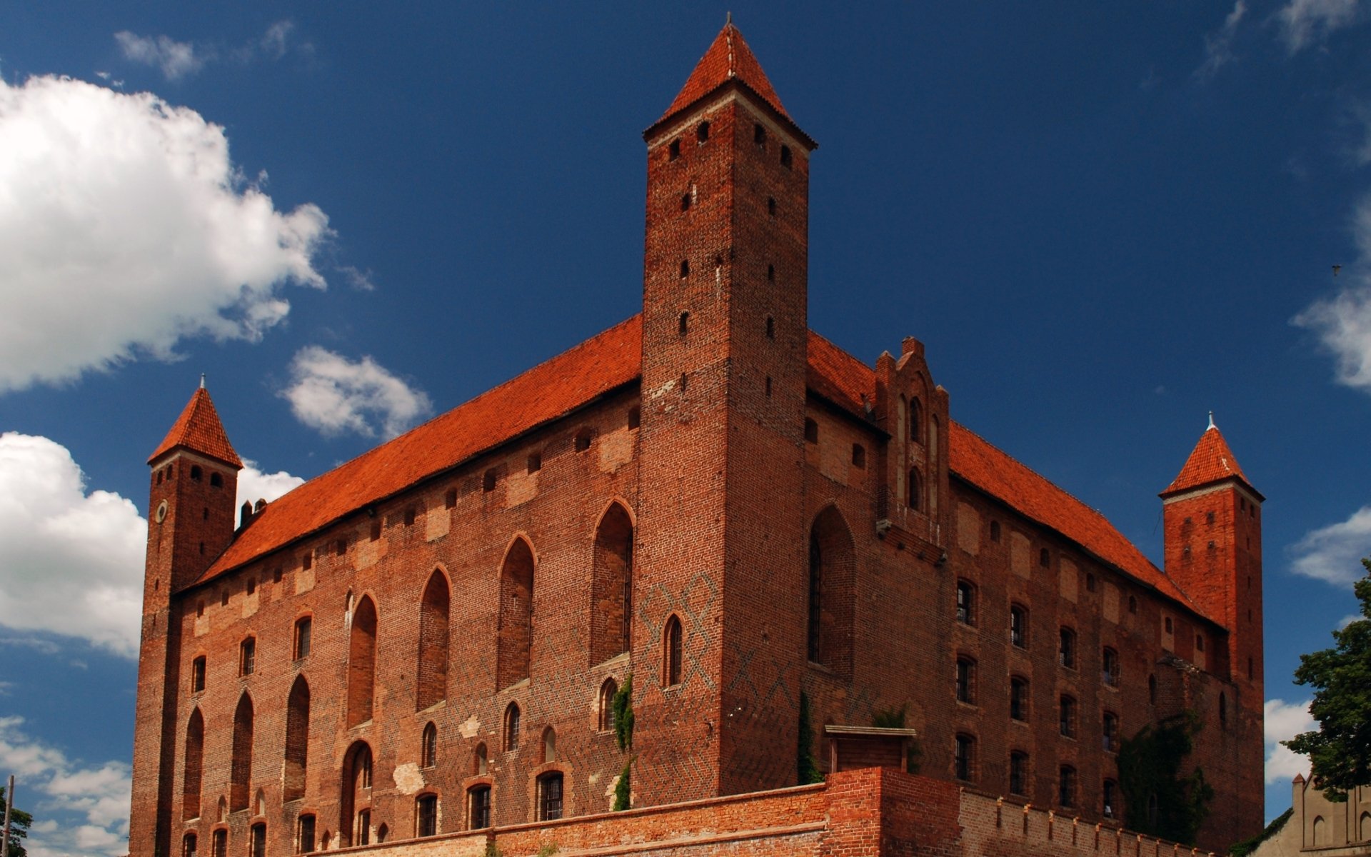 Download Man Made Gniew Castle HD Wallpaper