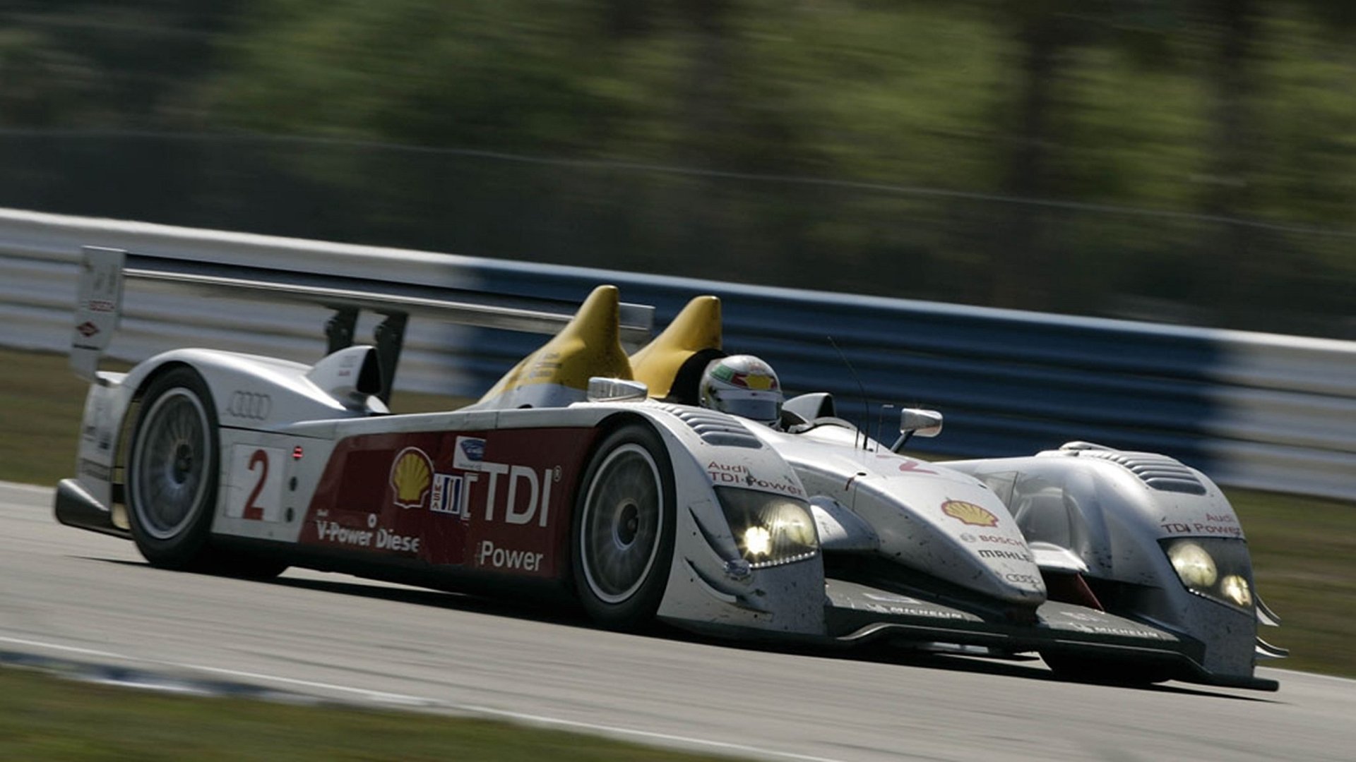 Download Vehicle Audi R10 TDI HD Wallpaper