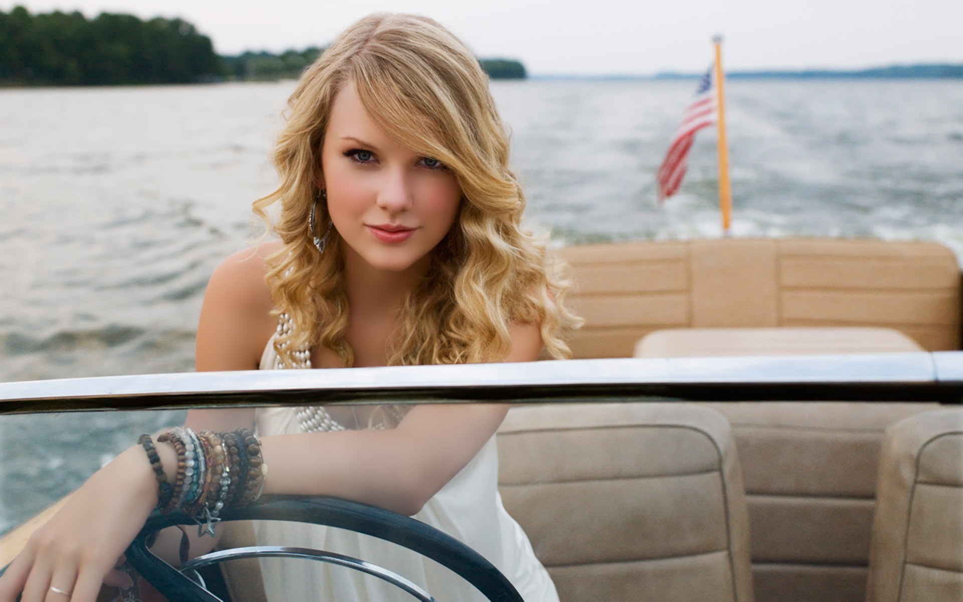 Taylor Swift HD Wallpaper: A Scenic Musical Journey