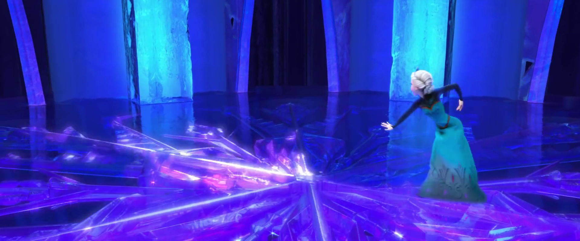 Frozen Magic: Elsa’s Stunning HD Wallpaper from the Movie