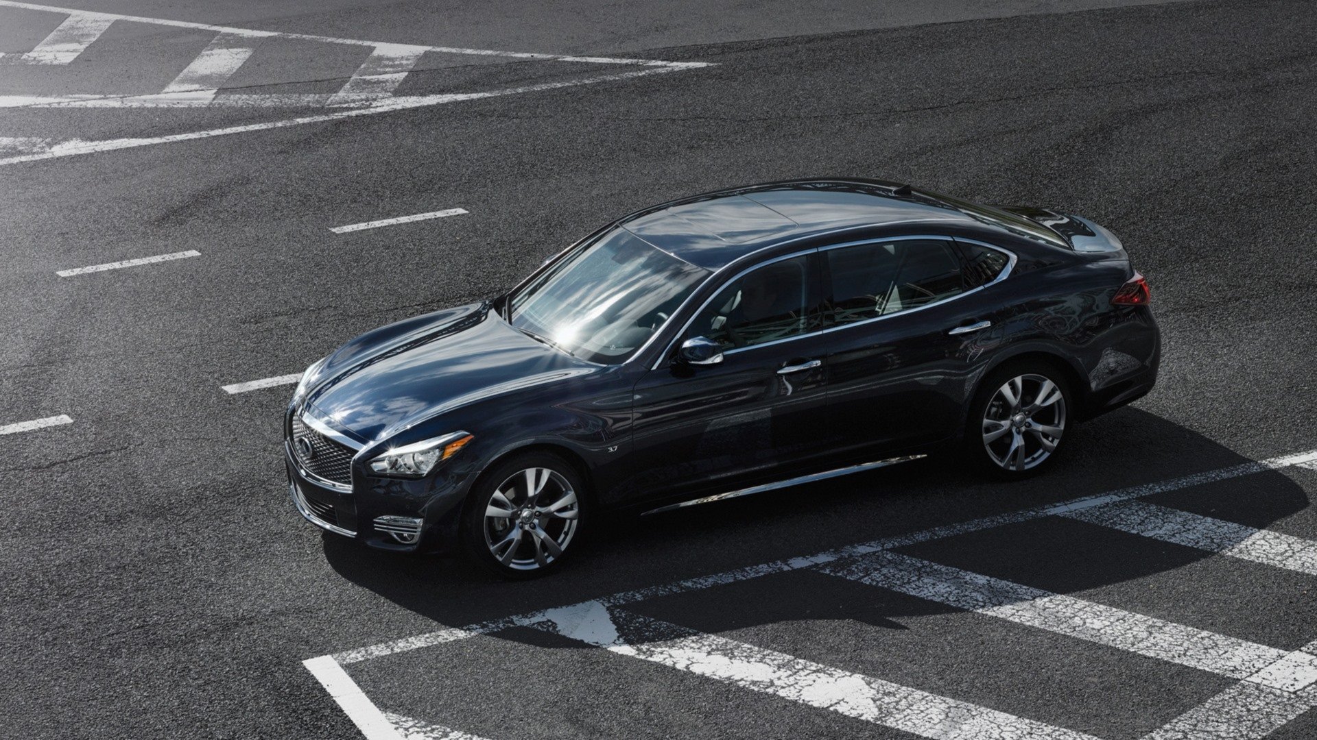 Download Vehicle 2015 Infiniti Q70 HD Wallpaper